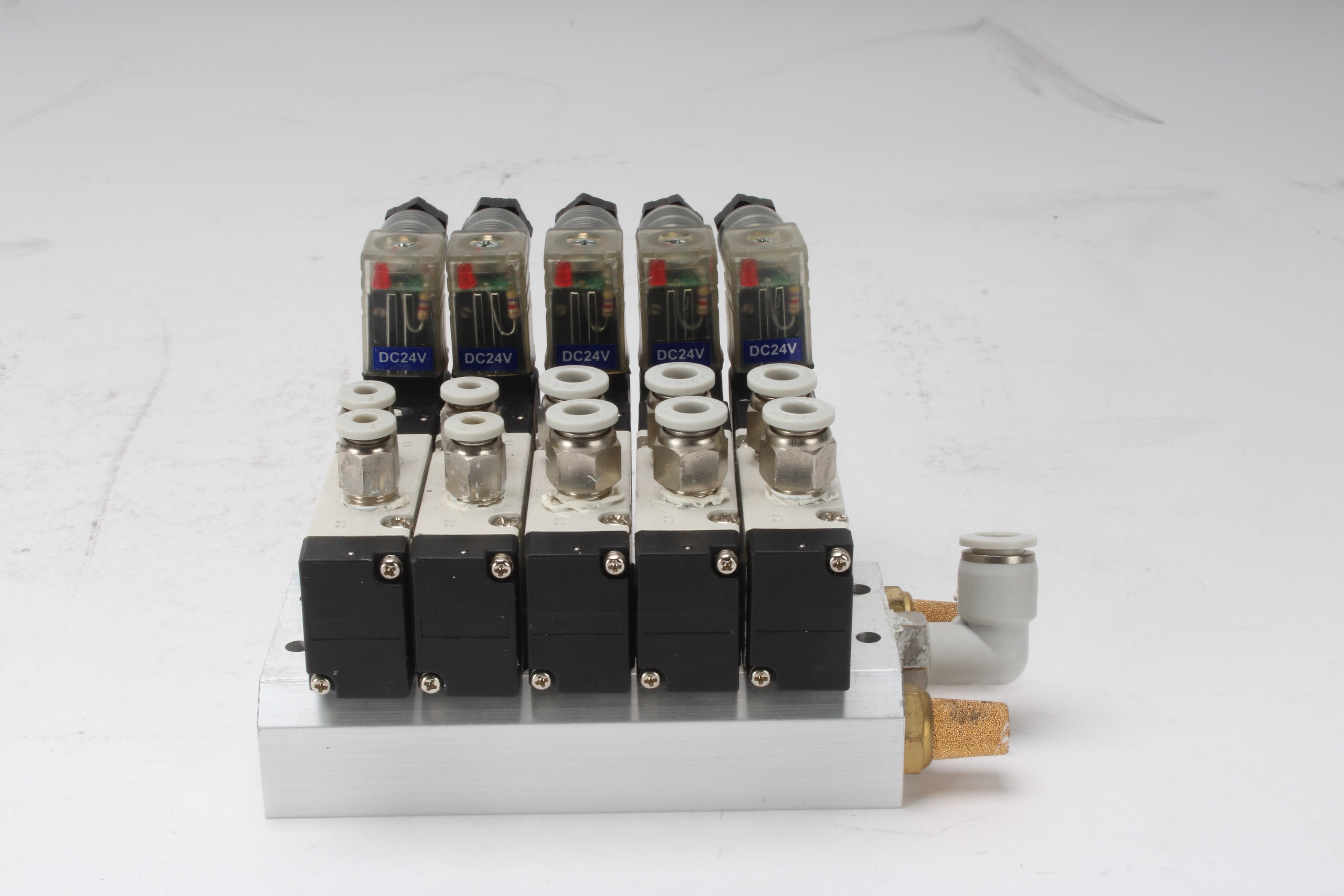 Mindman 5x MVSD-180-4E1 Solenoid Valve With Manifold – NTC Tech