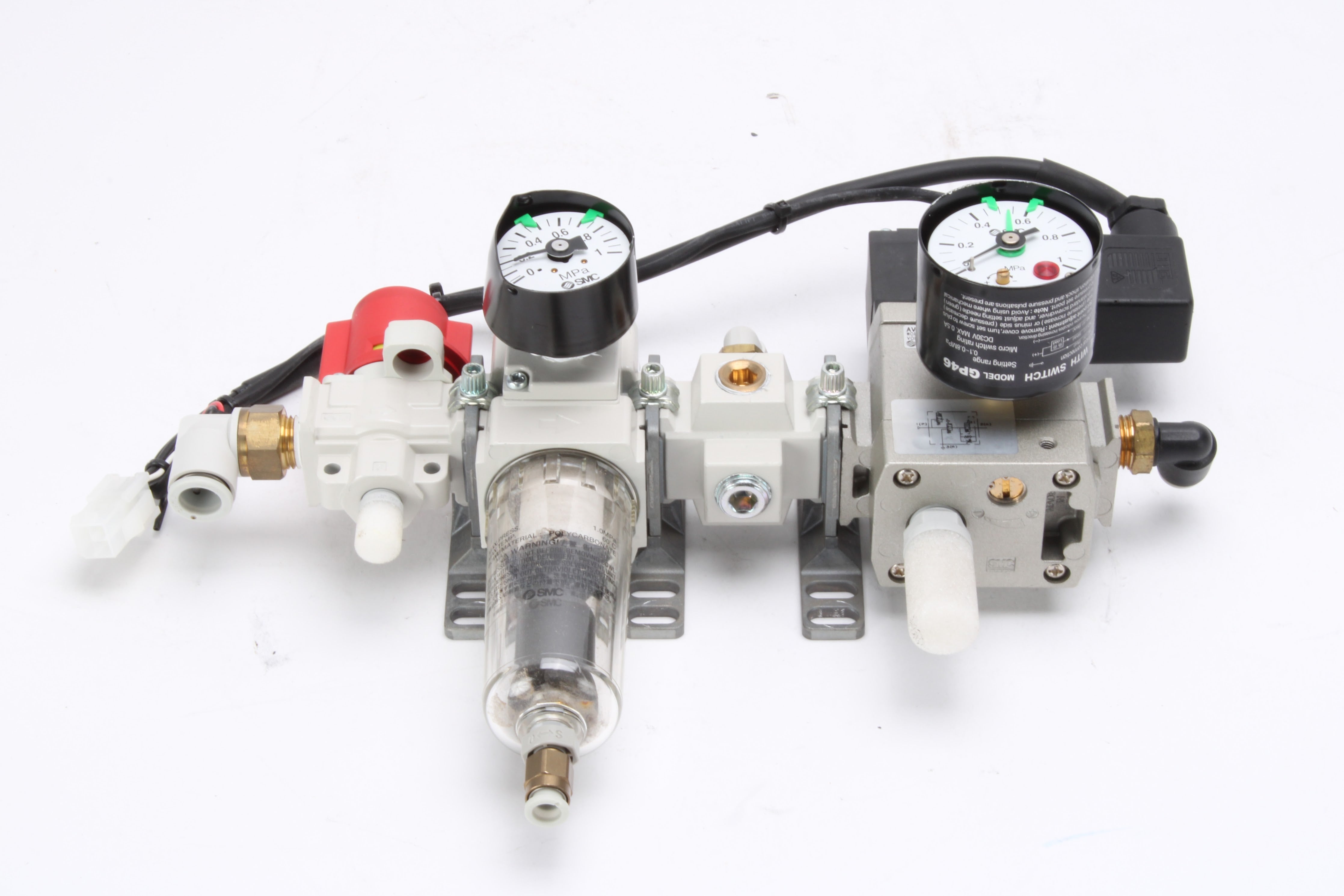 SMC VHS20-02A Valve With AW20-02C-B Filter Regulator, AV2000-02-5DZ Va – NTC Tech
