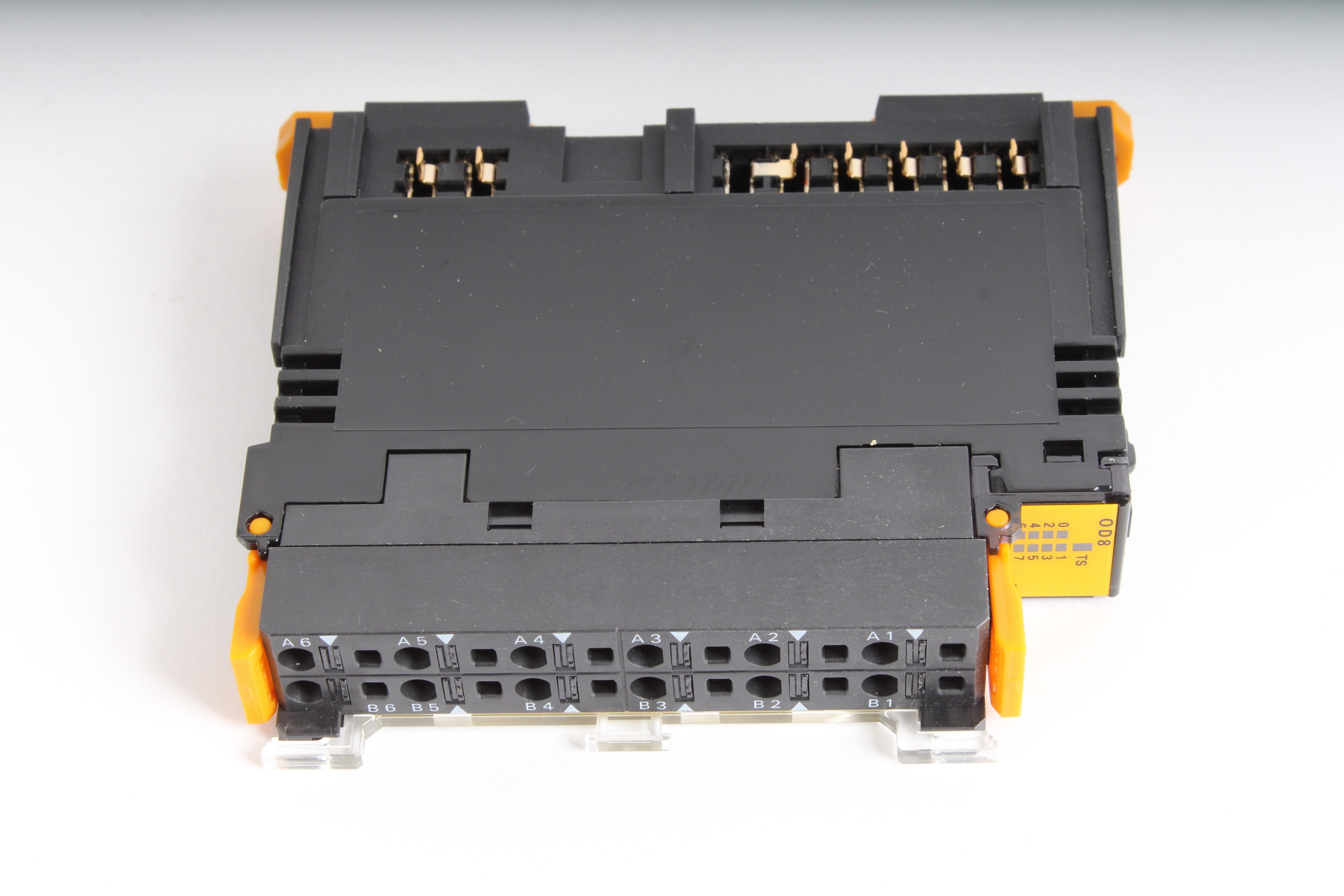 Omron GRT1-OD8 Digital Output Unit – NTC Tech