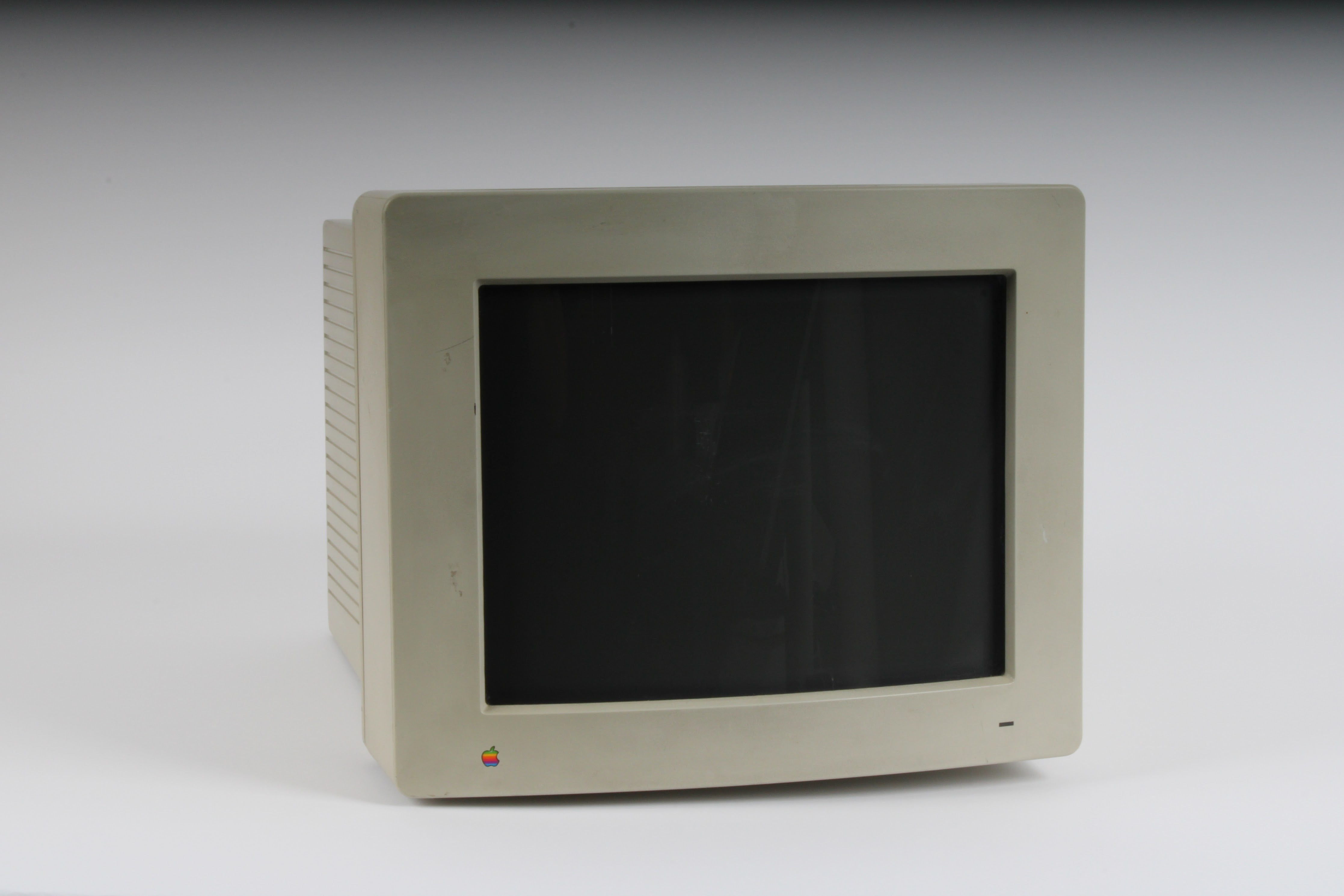 Apple M0401 High-Resolution RGB Monitor - Fair Condition – NTC Tech