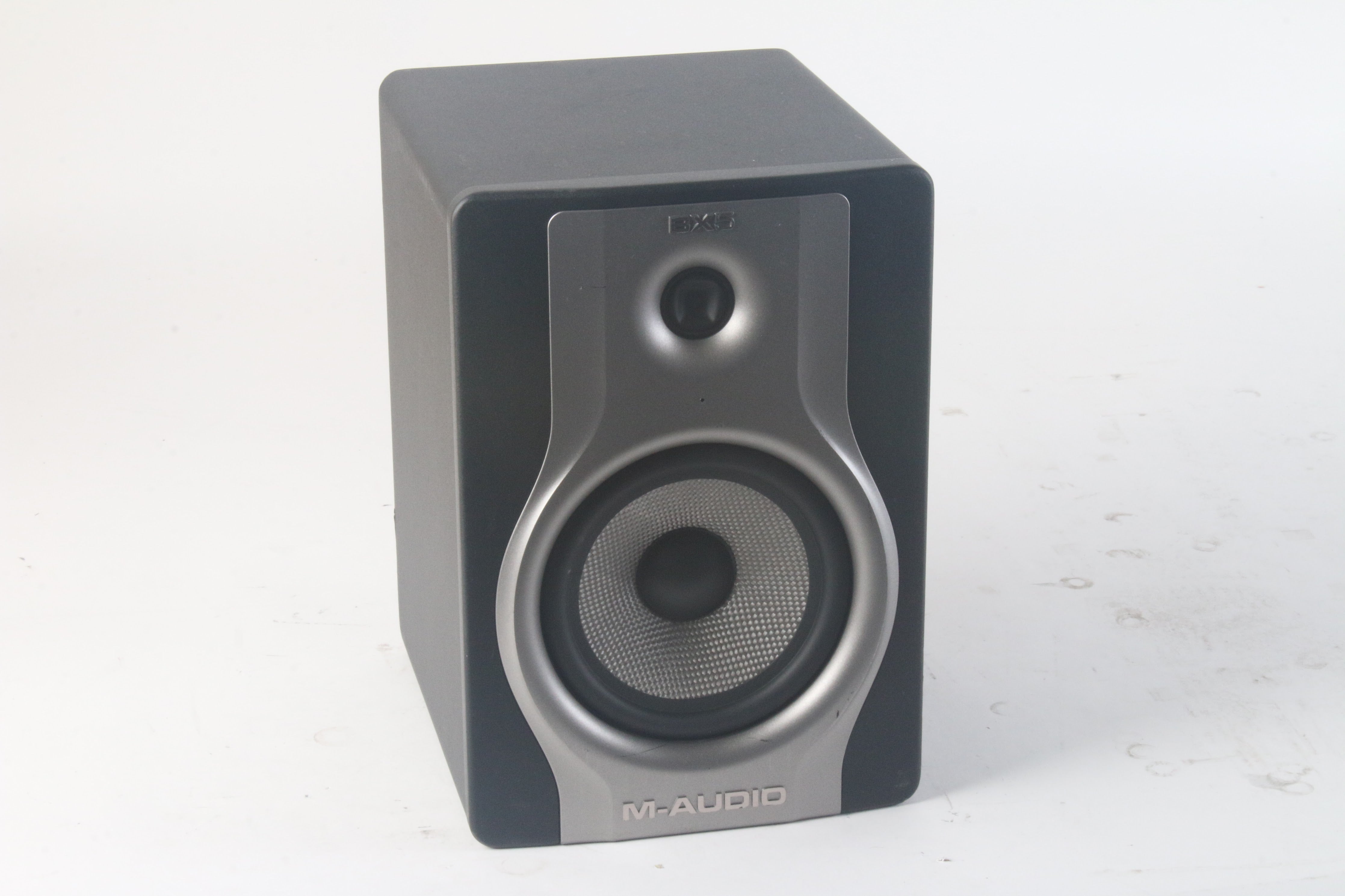 M-Audio BX5 Carbon Speaker - Next-Generation 70-Watt Bi-Amplified Stud – NTC Tech