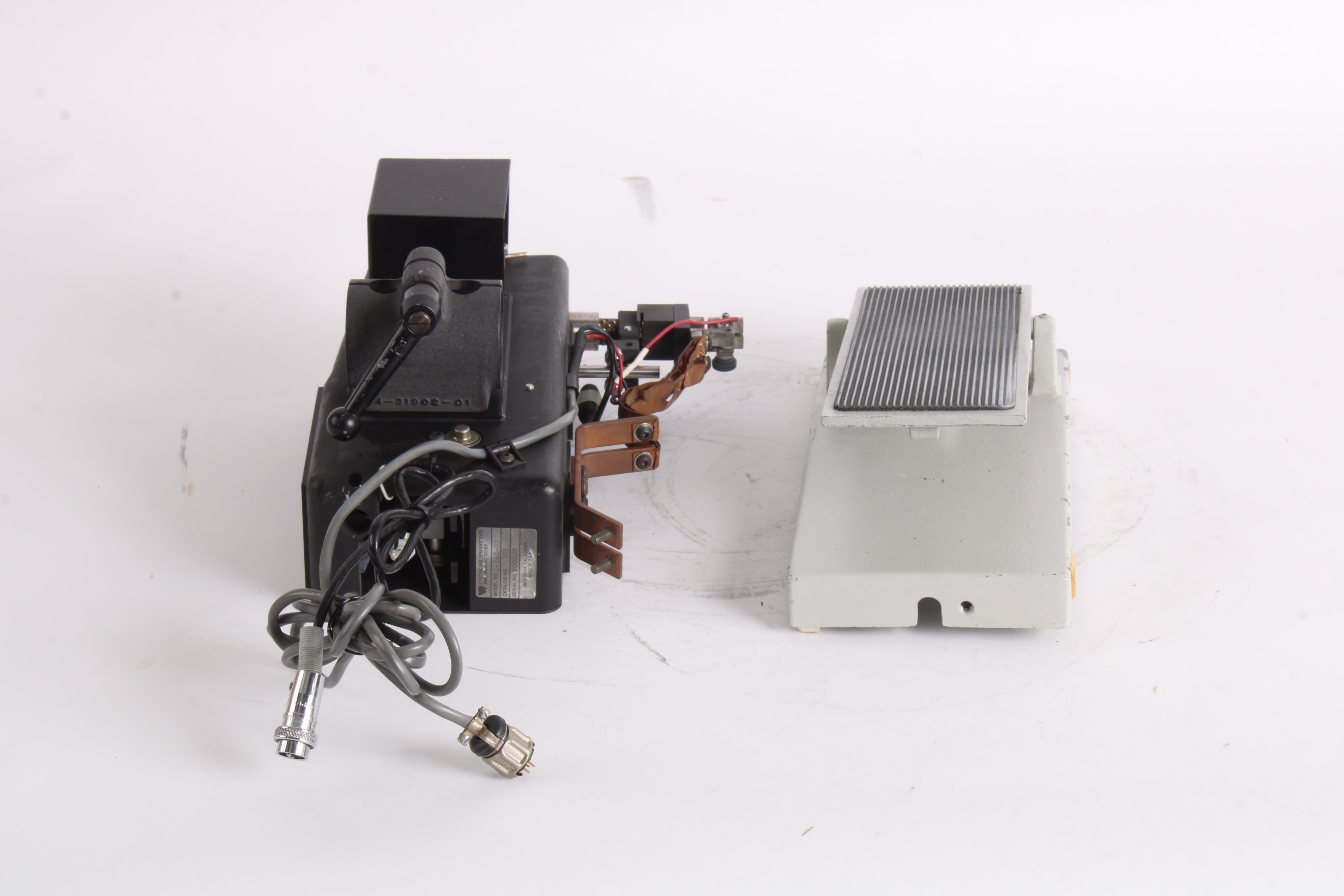 Unitek Miyachi 2-162-01 Light Force Weld Head With Foot Pedals and Cab ...