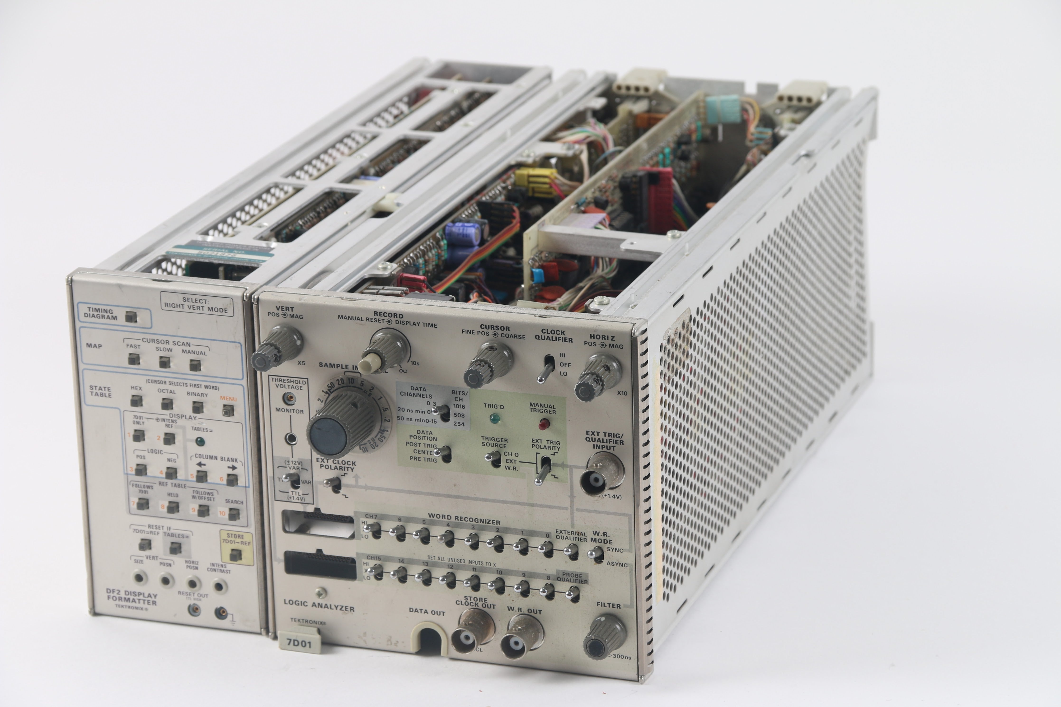 Tektronix 7D01 Logic Analyzer W/ DF2 Display Formatter – NTC Tech