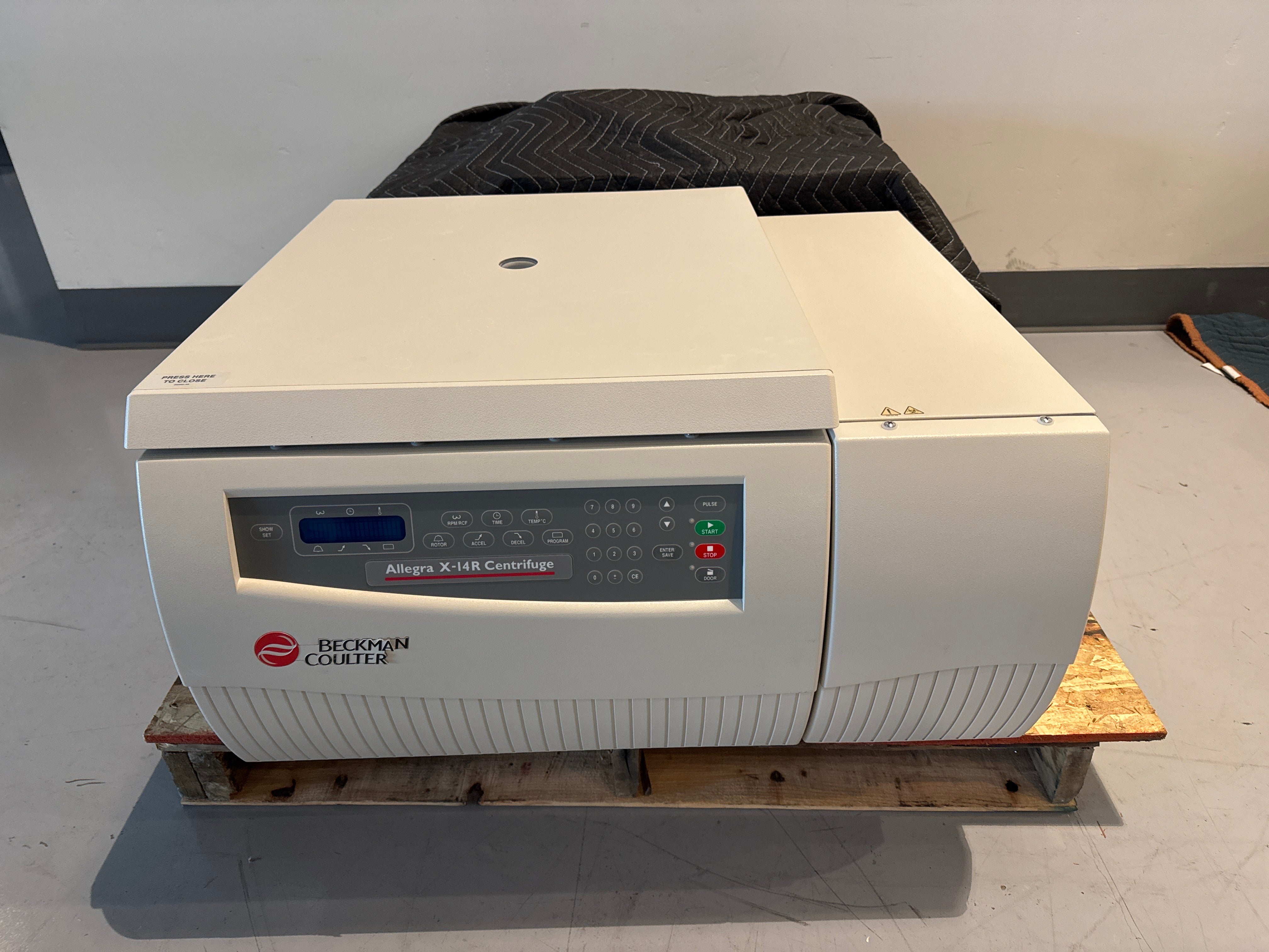 Beckman Coulter X-14R Benchtop Centrifuge - No Rotor - AS IS – NTC Tech