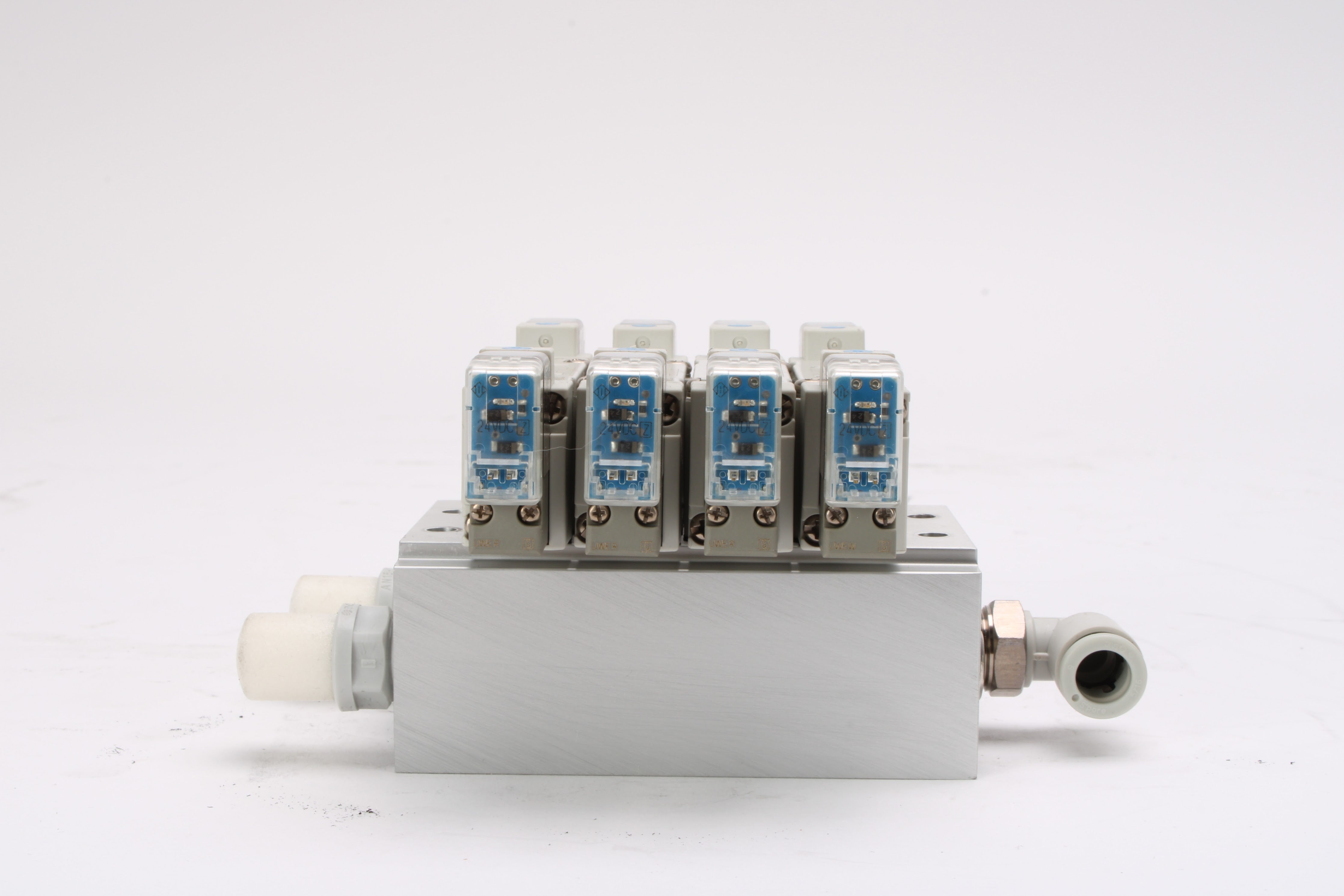 SMC 4x SY5240-5L0Z Solenoid Valve With Manifold – NTC Tech