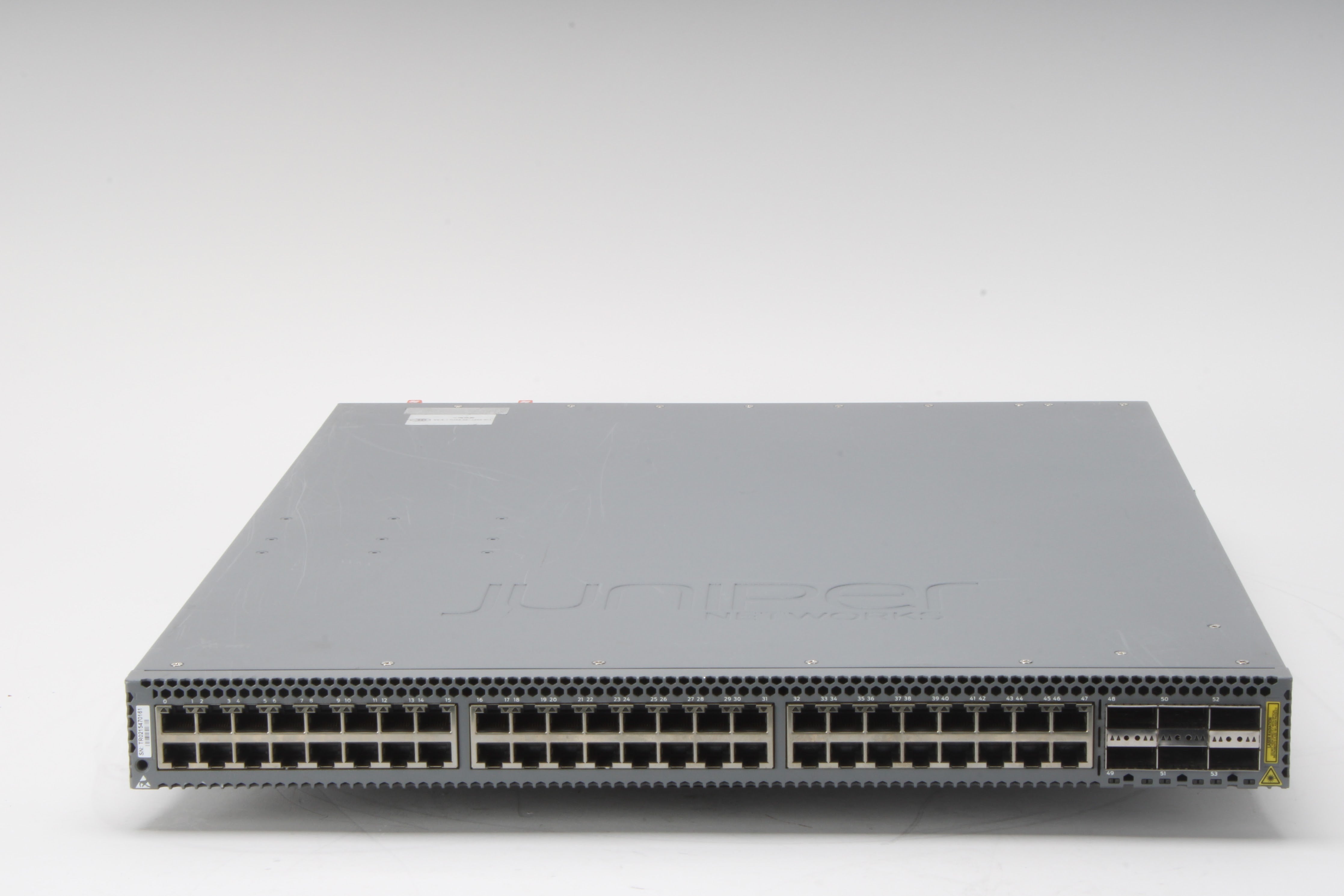 Juniper QFX5100-48T-AFO 48-Port 10Gb RJ-45 + 6-Port 40Gb QSFP+ Managed ...