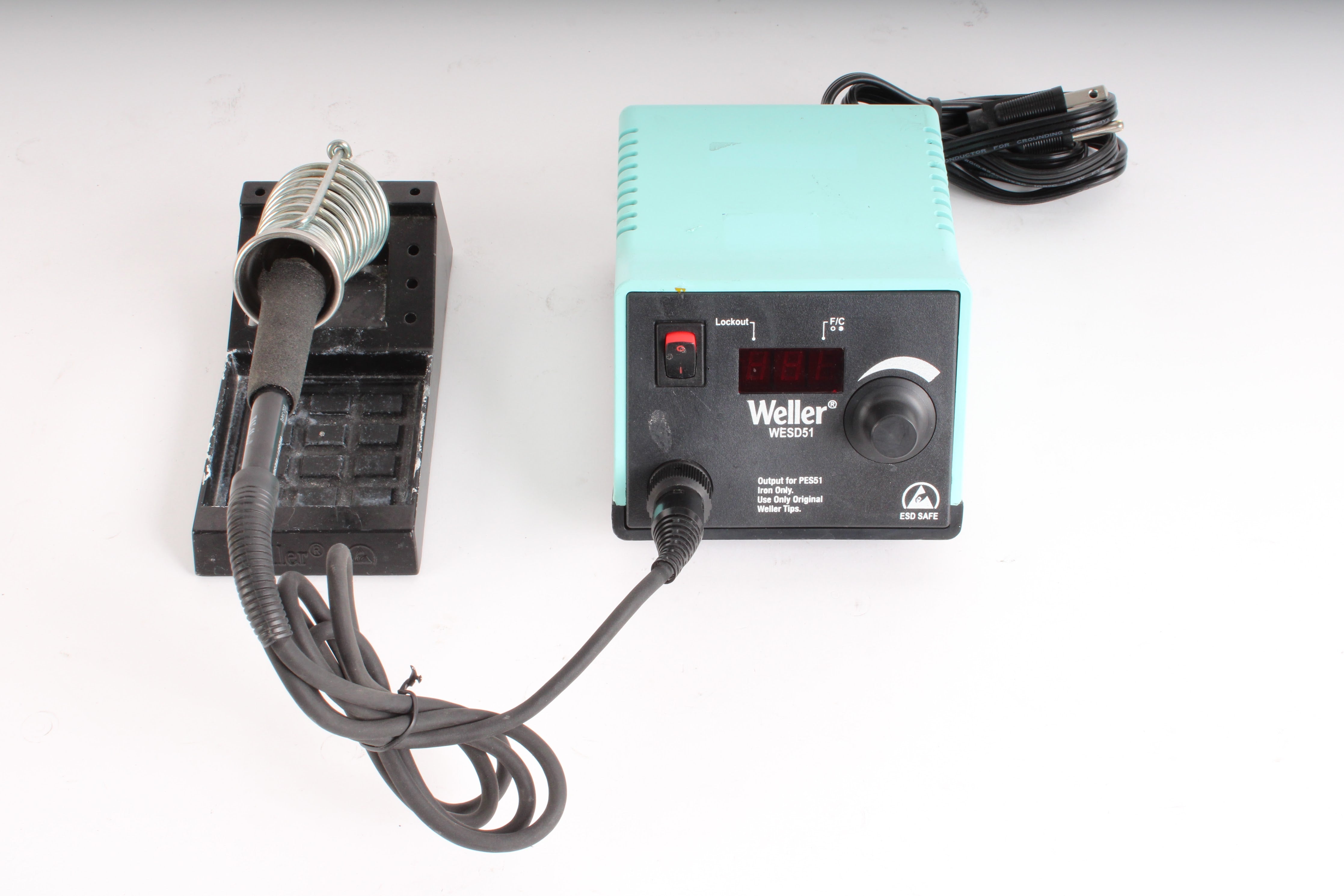 Weller WESD51 Soldering Station + PES51 Soldering Pencil - With Tip ...