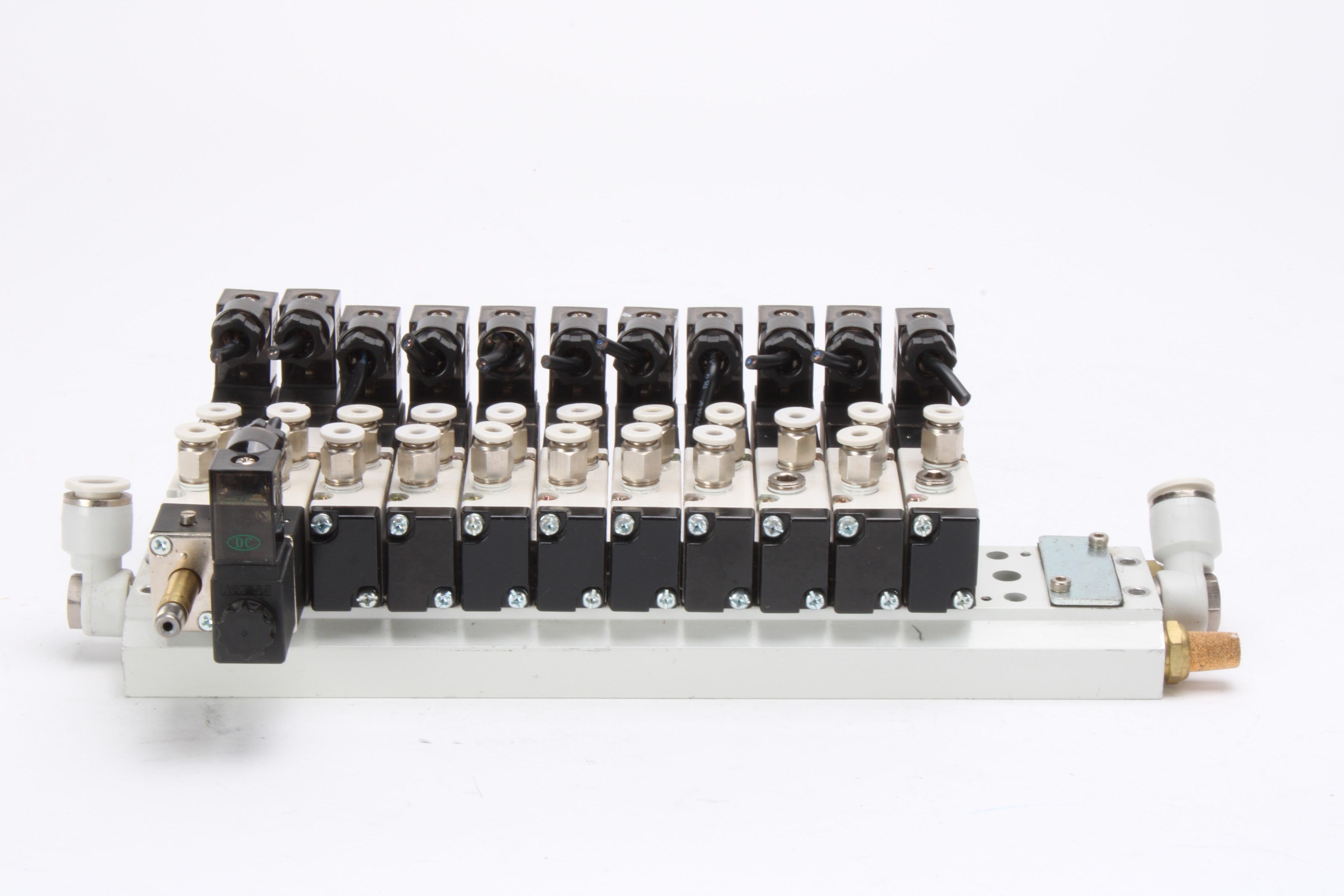 Airtac 9x AV110-06 and 2x AV130C-06 Solenoid Air Valves With Manifold ...