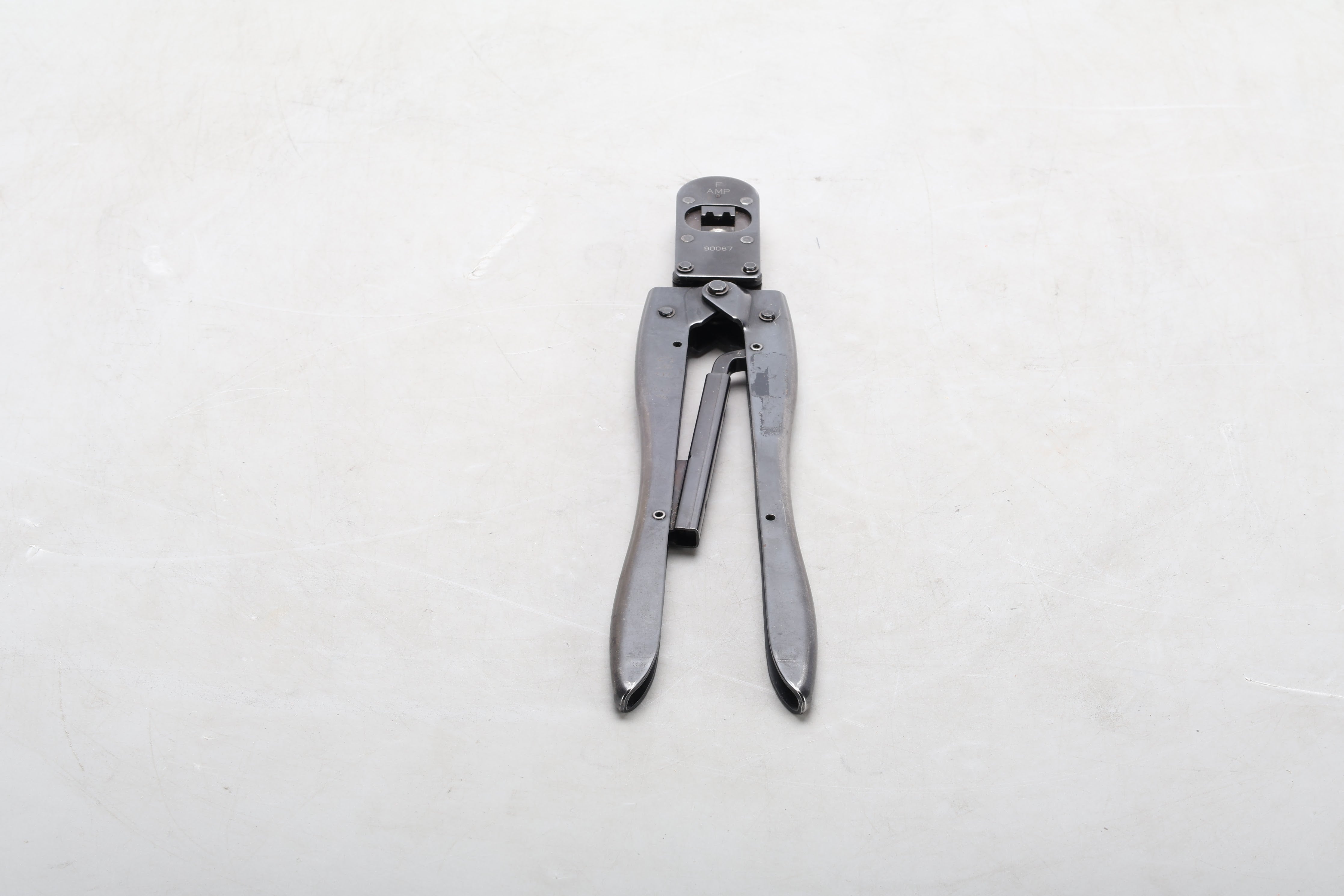 AMP 90067 Hand Crimper Tool - Fair Condition – NTC Tech