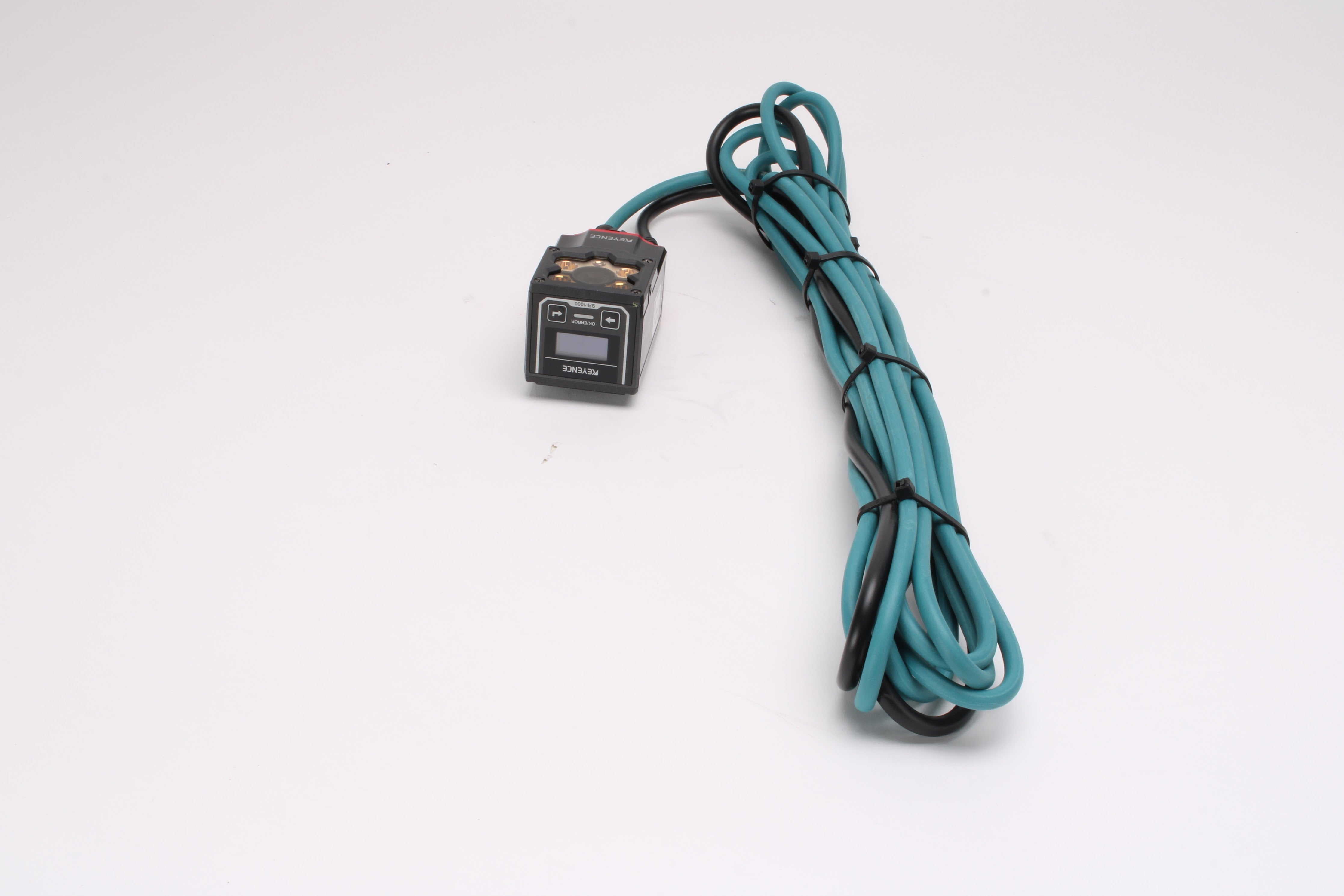 Keyence SR-1000 Autofocus 1D 2D Barcode Reader Scanner W/ Cables – NTC Tech