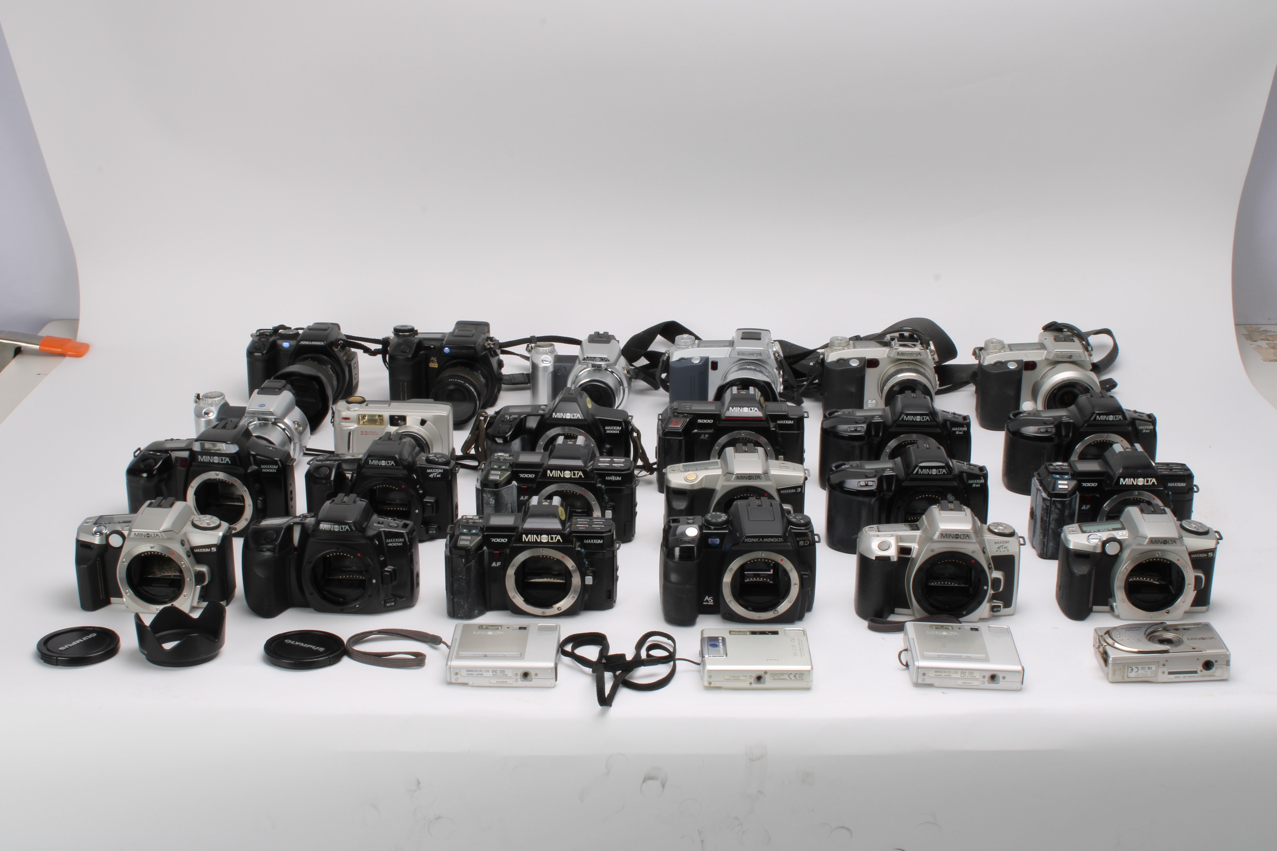 Minolta Cameras Maxxum 3xi 700 5 Dimage X9 (Lot of 28) - AS IS For Par ...