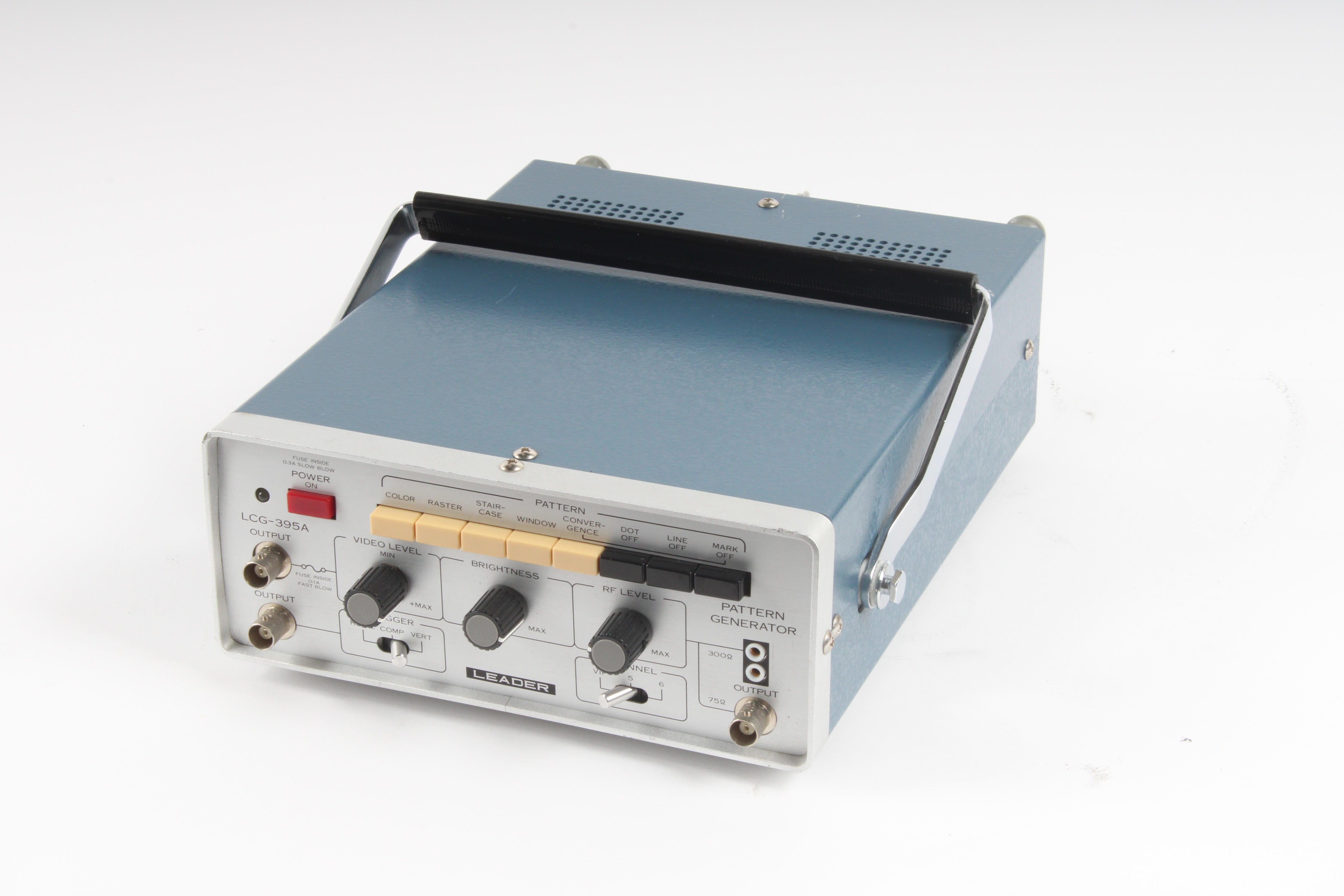 Leader LCG-395A Universal Video Color Signal Pattern Generator – NTC Tech