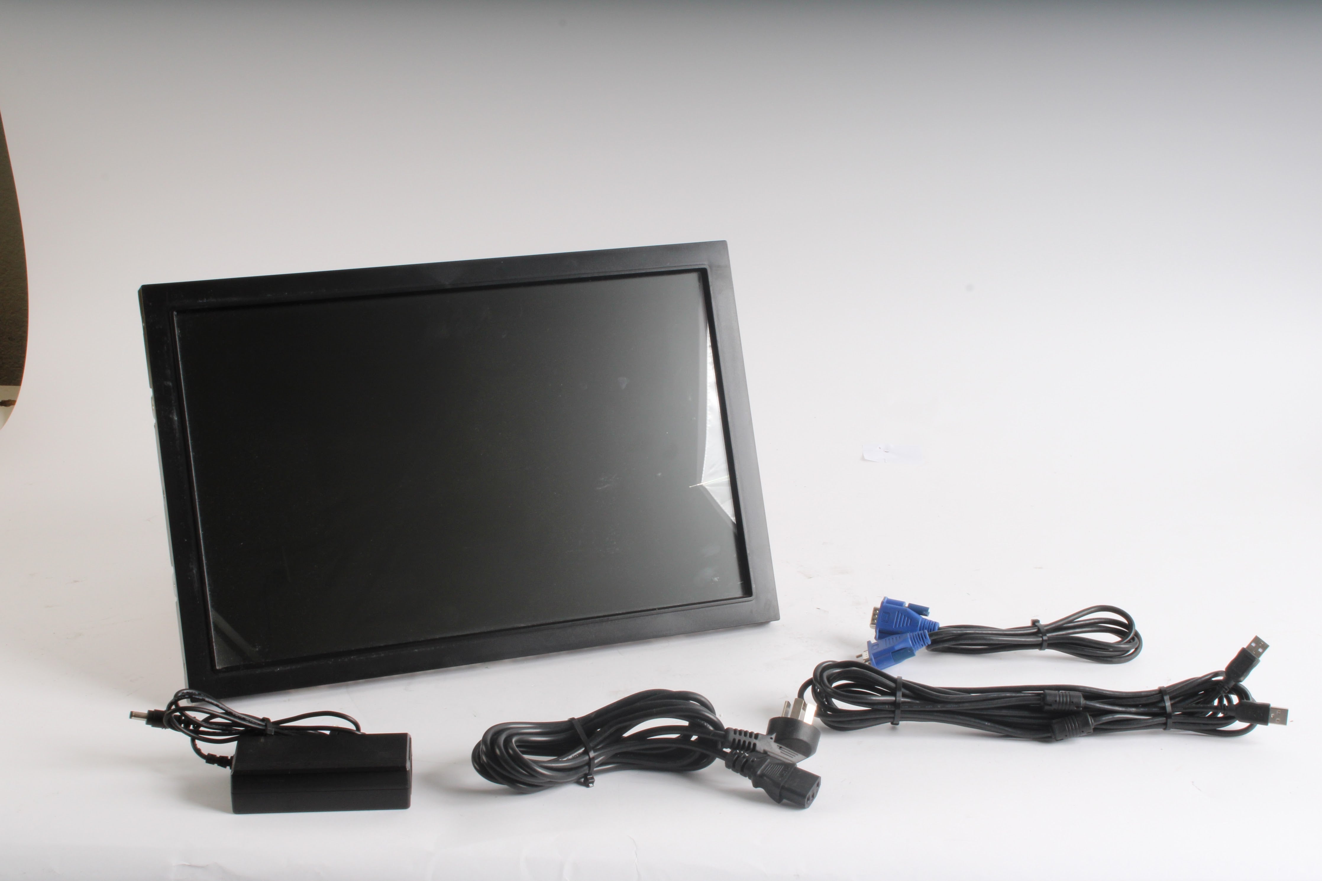 Nodka PANEL5000-B191W-T 19 Inch LCD Monitor With Cables VGA/Power Cabl ...