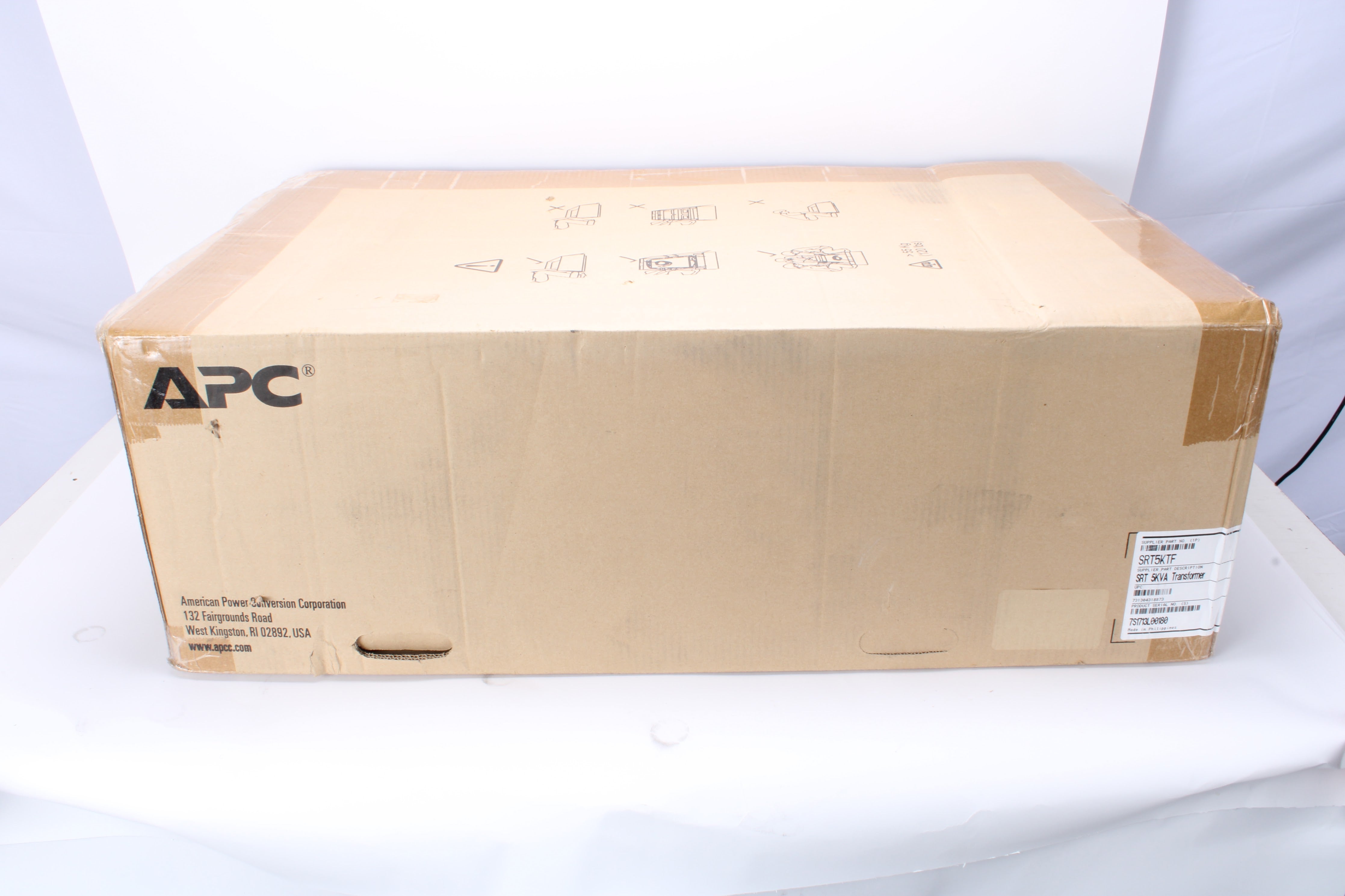 APC SRT5KTF Smart-UPS SRT Tower Isolation/Step-Down Transformer, 5kVA ...