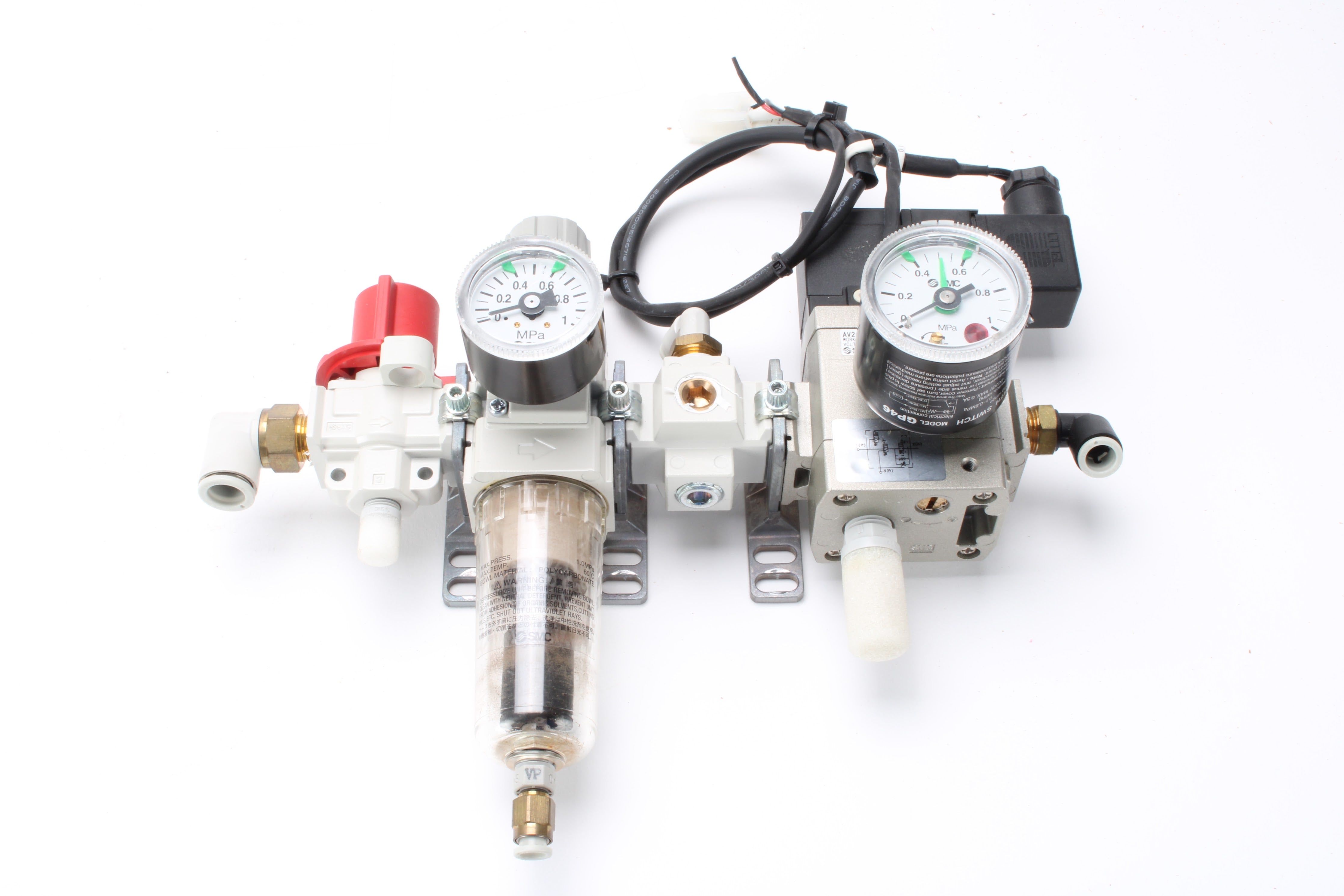 SMC VHS20-02A Valve With AW20-02C-B Filter Regulator, AV2000-02-5DZ Va ...