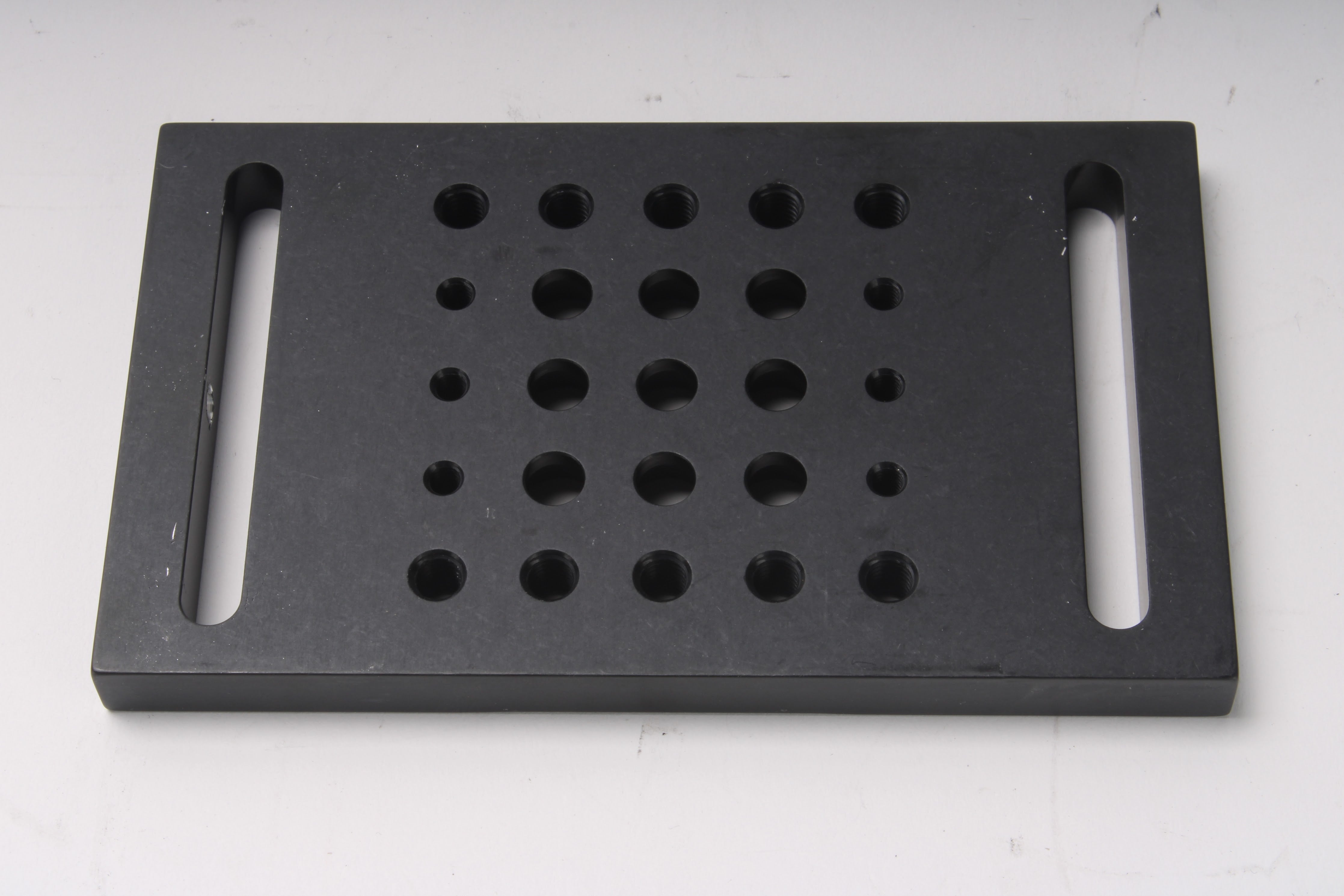 Thorlabs BA4/M Tapped Mounting Base, 75 mm x 125 mm x 10 mm, Metric ...