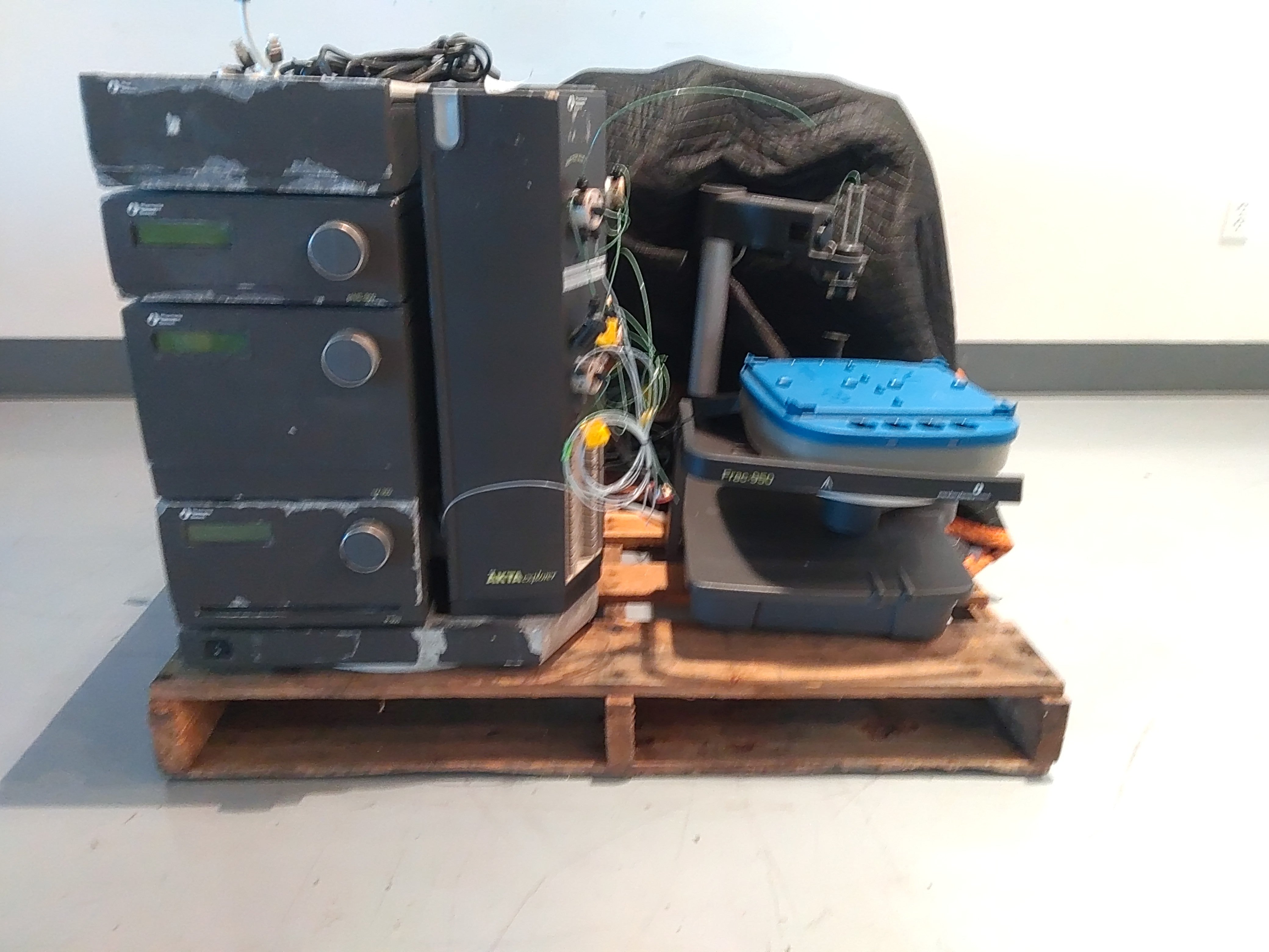 Amersham Biosciences AKTA Explorer FPLC System Frac-950 P-960 - Fair C ...