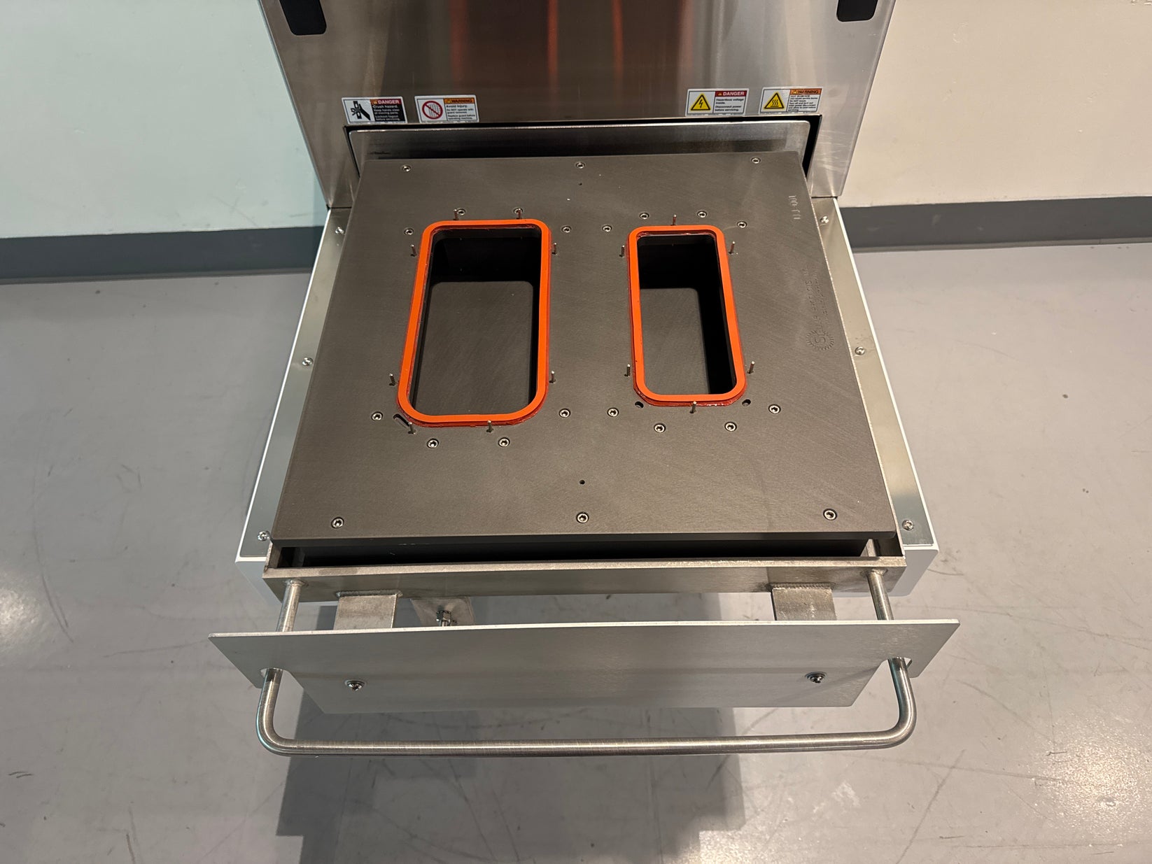 Belco Packaging Systems BM2020-E2W1 Medical Tray Sealer With Accessori ...