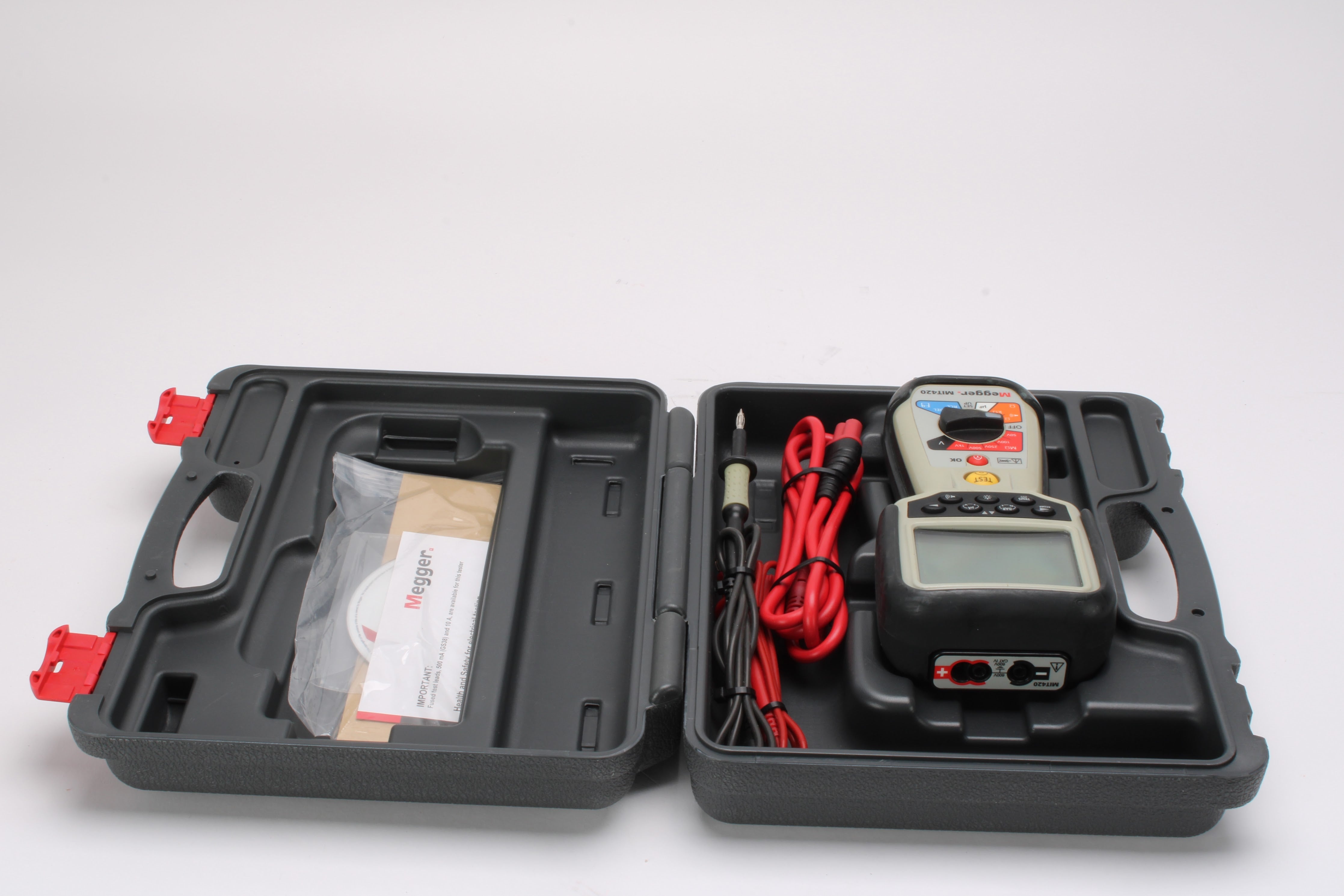 Megger MIT420 Insulation Tester With Case, Test Leads, and Megger Soft ...