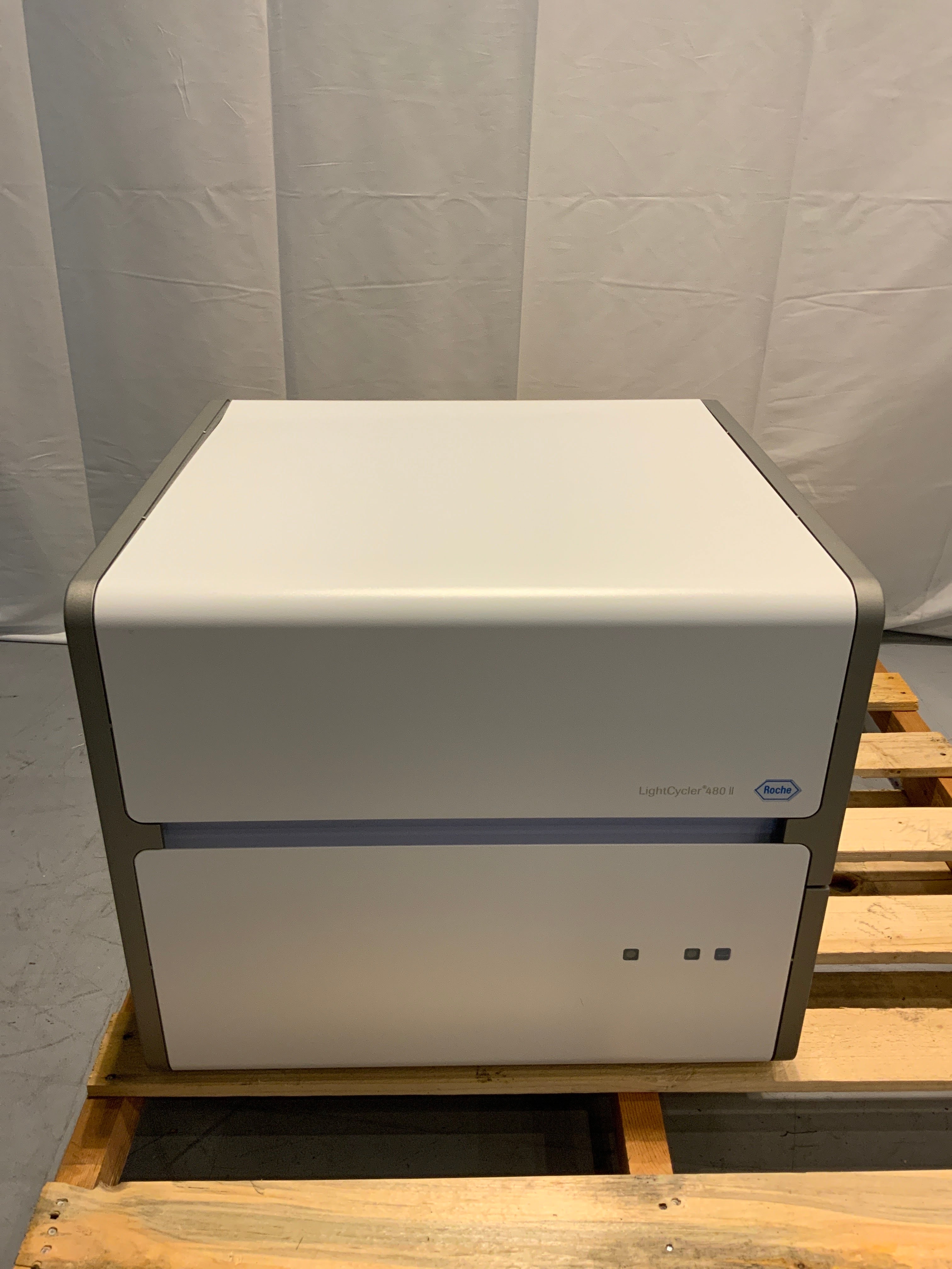 Roche LightCycler 480 Instrument II 384-Well PCR System W/ 384-well Th ...