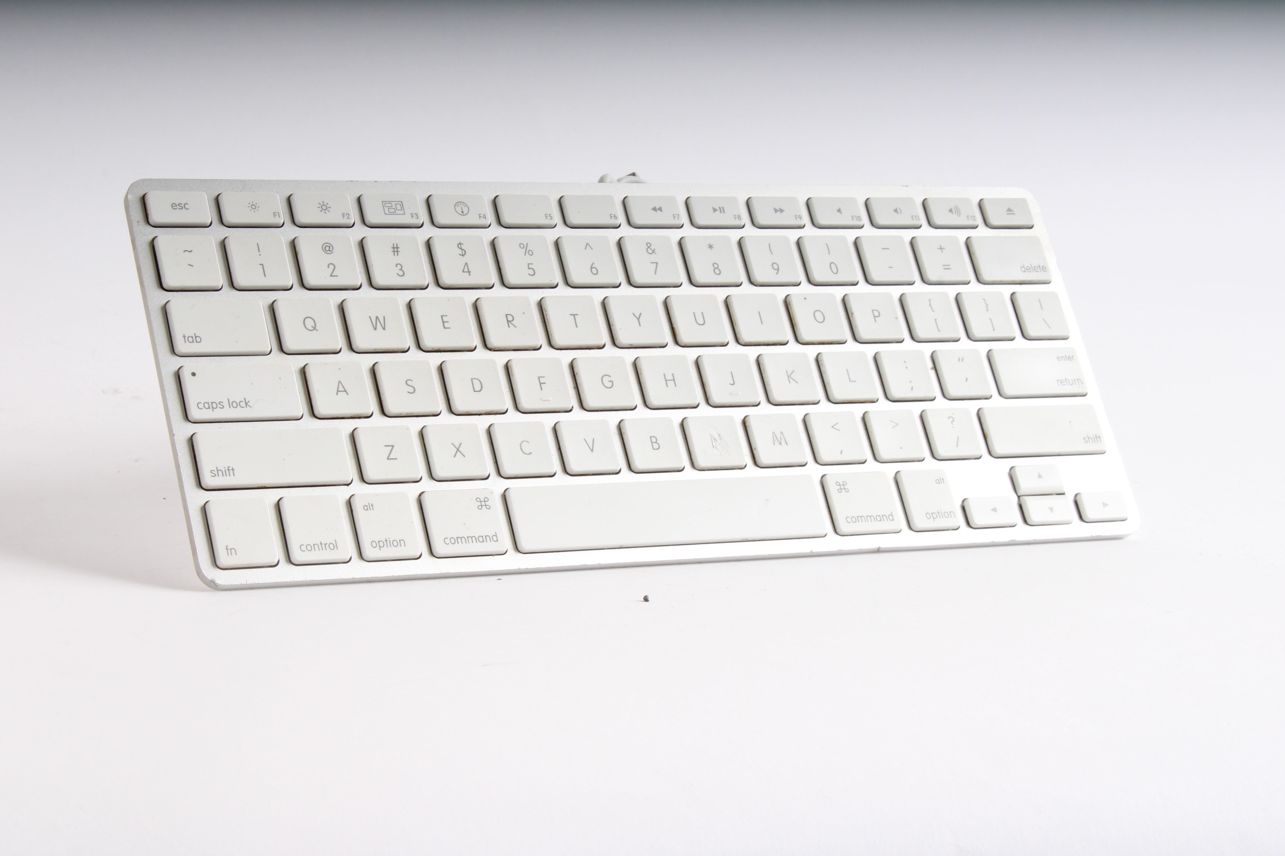 Apple A1242 Ultra Thin Aluminum Wired Keyboard Genuine – NTC Tech