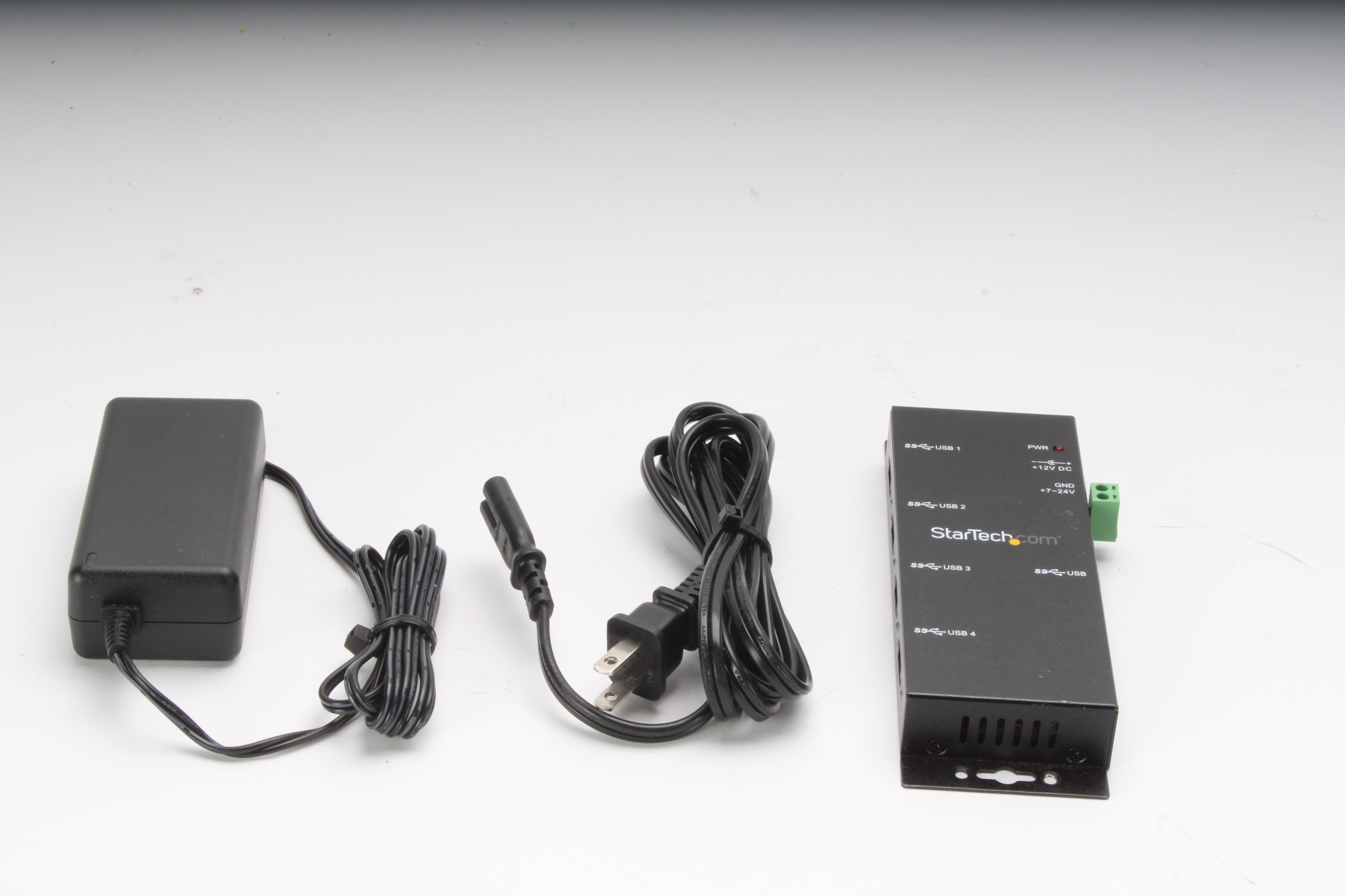 StarTech ST4300USBM 4-Port Industrial USB 3.0 Hub With Power Supply ...