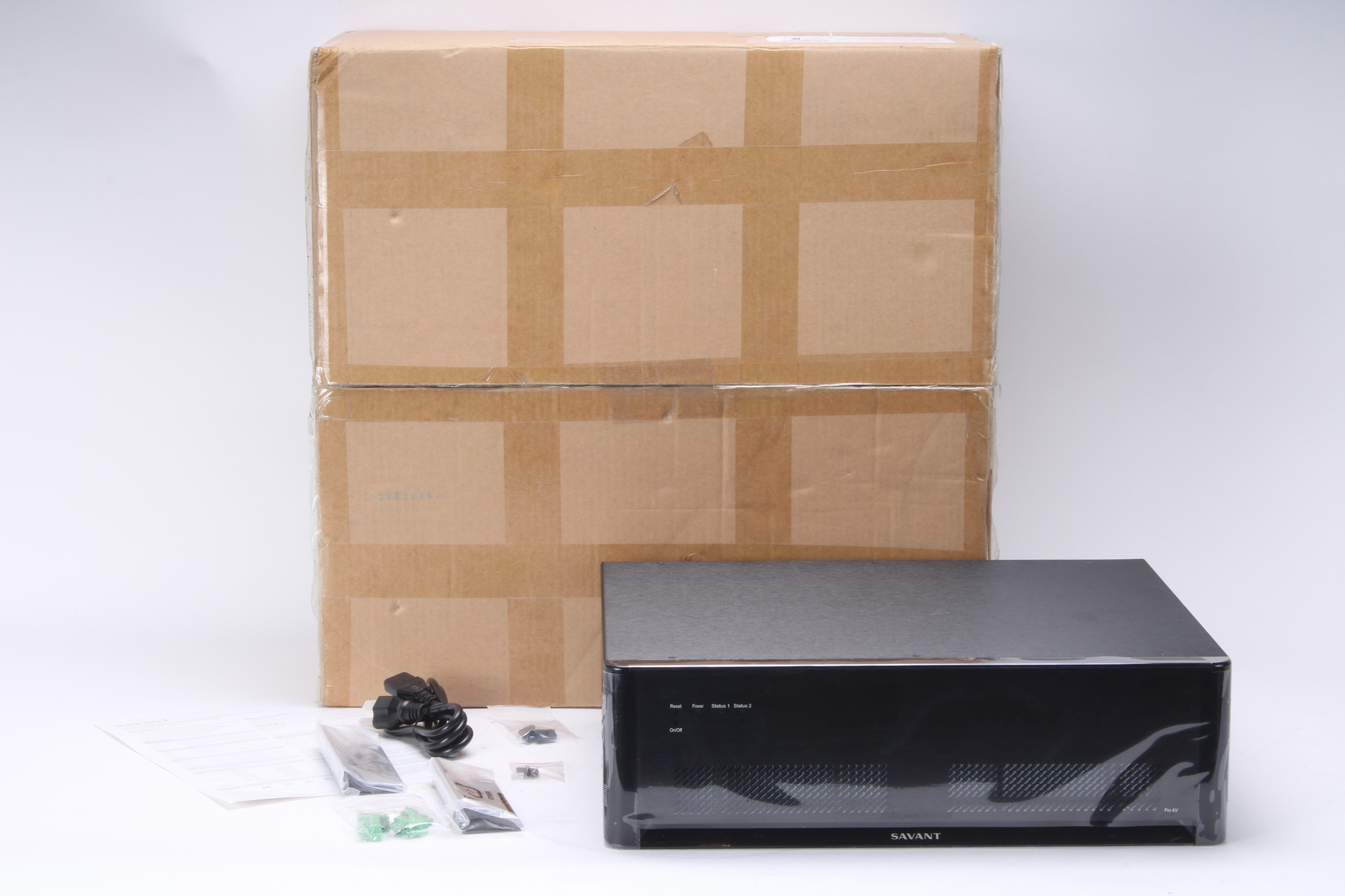 Savant Pro AV PAV VIM4S-00 Controller With Rack Ears and Accessories ...