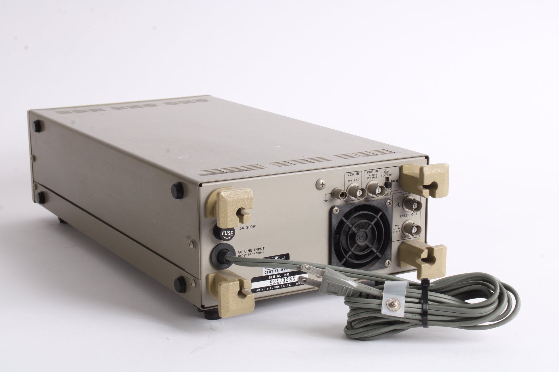 Iwatsu FG-350 Function Generator Wide Bandwidth 0.1Hz-10MHz / 6 Wavefo ...