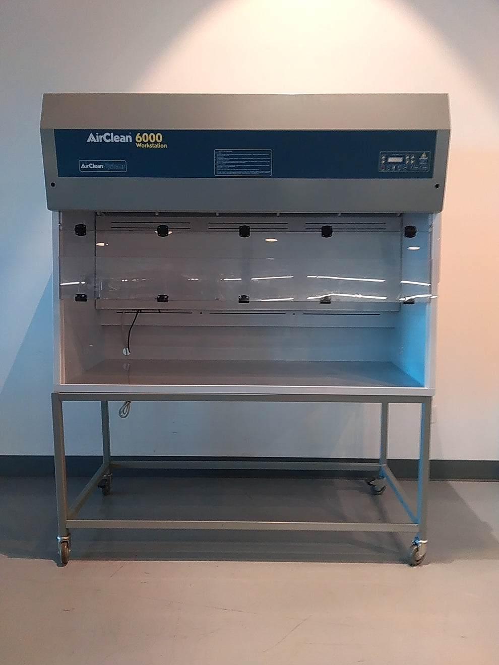 AirClean AC6000 Clean Air Workstation With Model 300 Controller and Ne ...