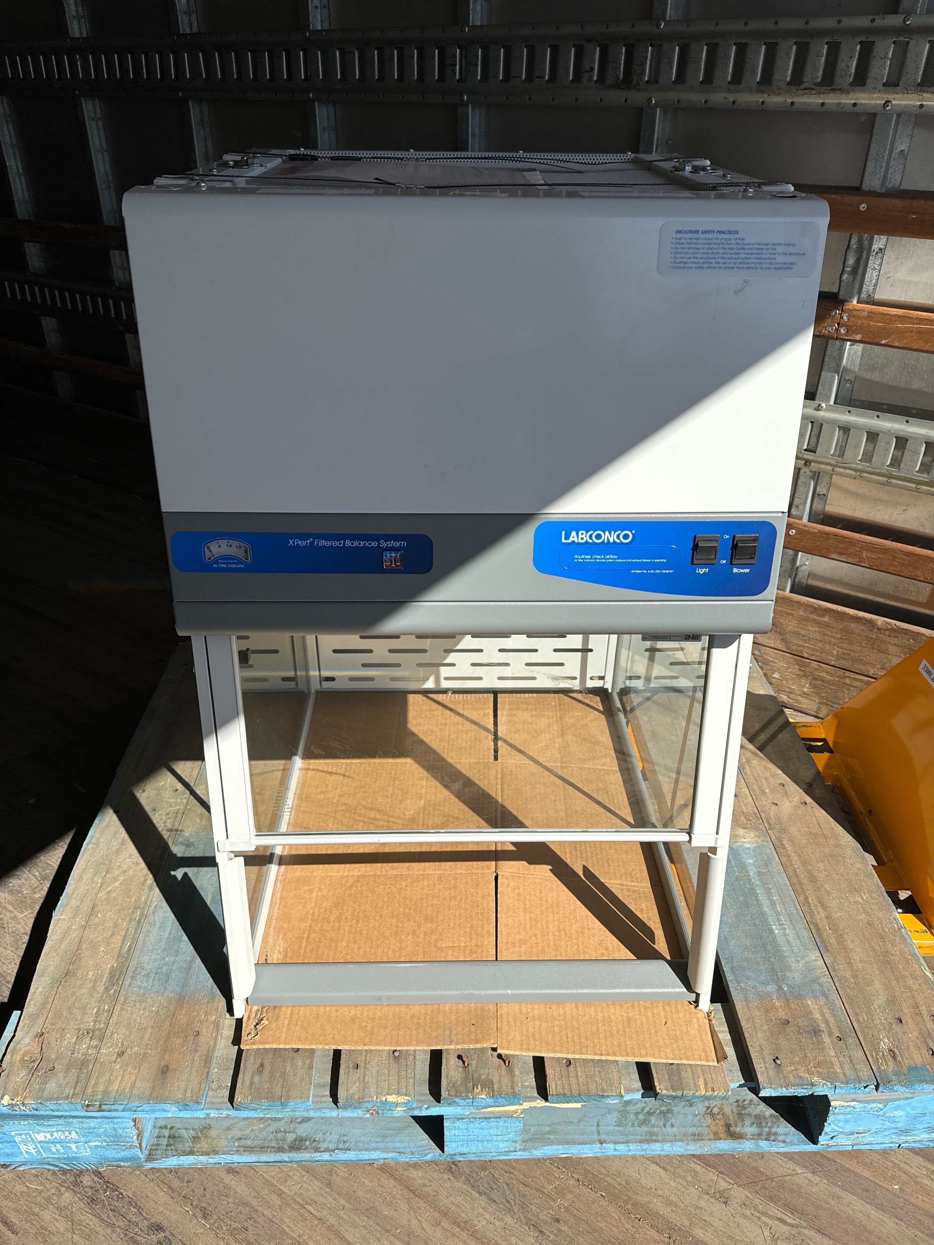 Labconco 3950200 XPert Filtered Balance System W/ User Manual On USB a ...