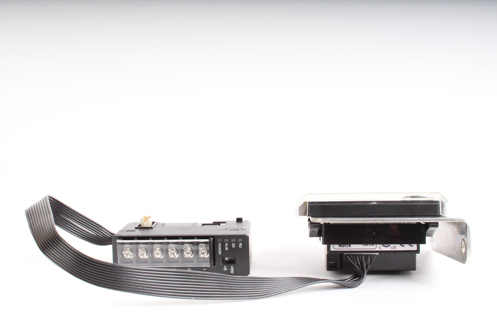 Keyence IL-1500 Amplifier Unit With Keyence DL-RS1A Communication Modu ...