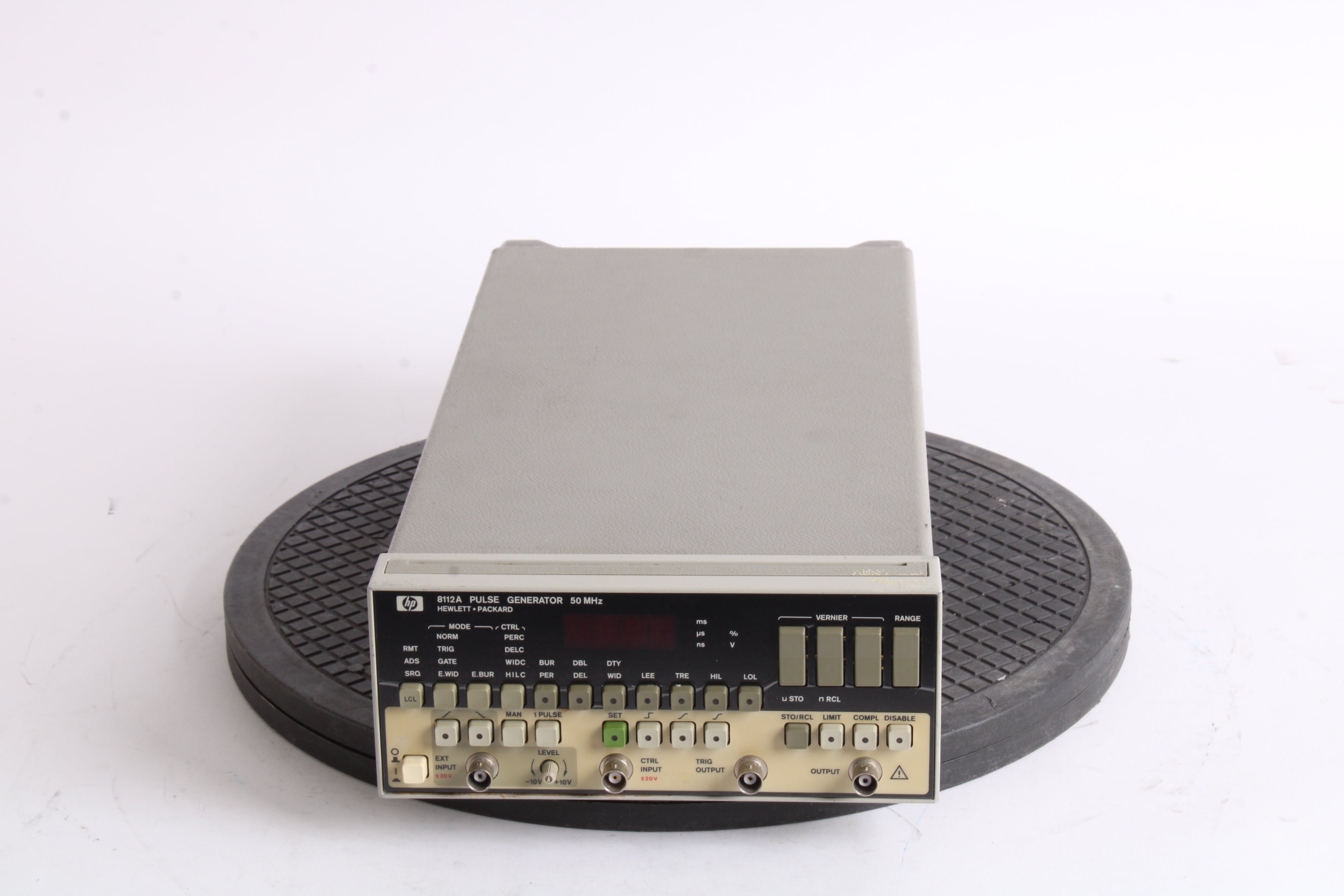 HP Agilent Keysight 8112A 50 MHz Function / Pulse Generator - Tested w ...