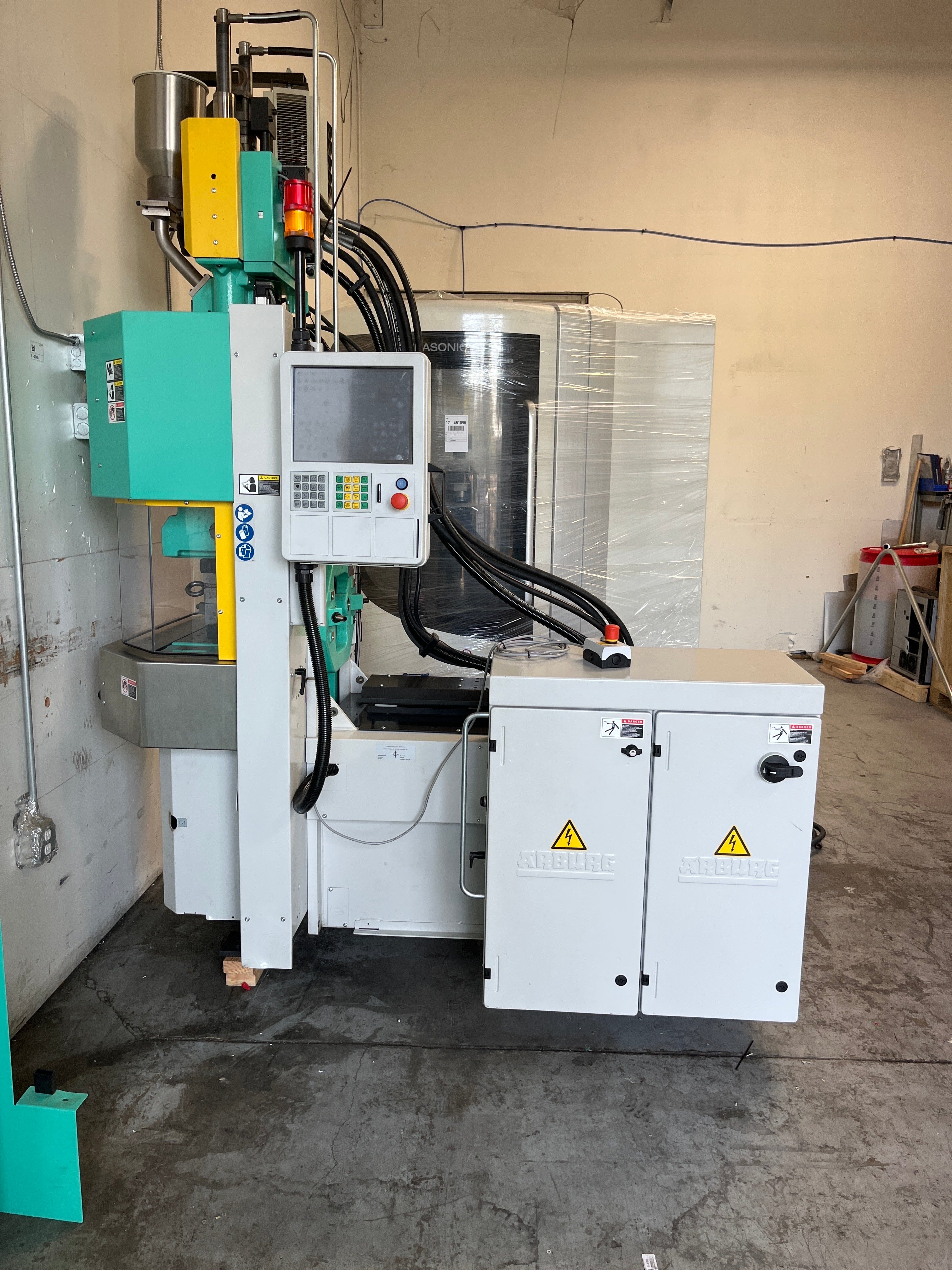 ARBURG ALLROUNDER 275 V 250 kN 250-100 Vertical Injection Molding Mach ...