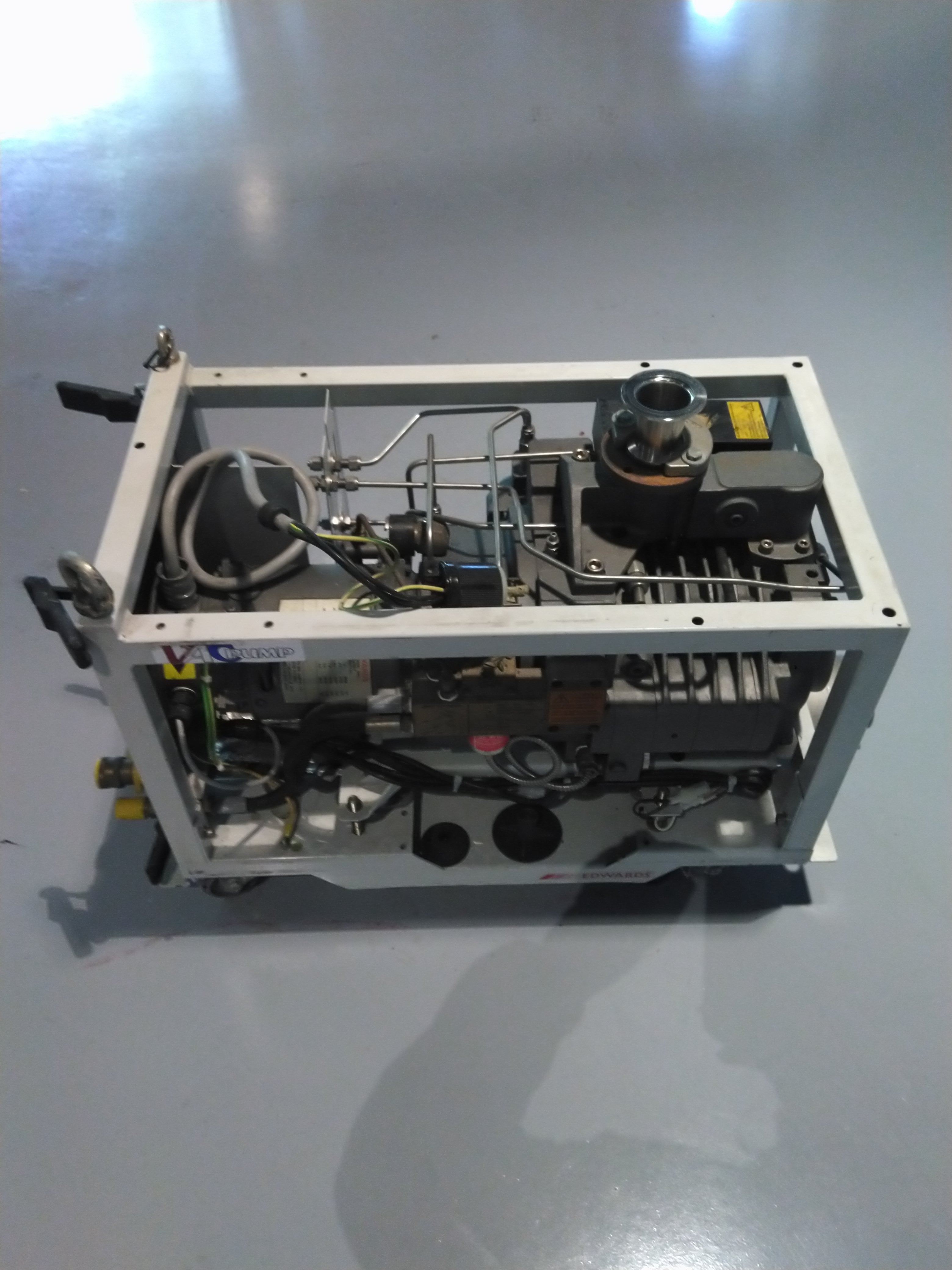 Edward QDP40 Vacuum Pump With A52855000 Shaft Seal Purge Panel QDP - F ...