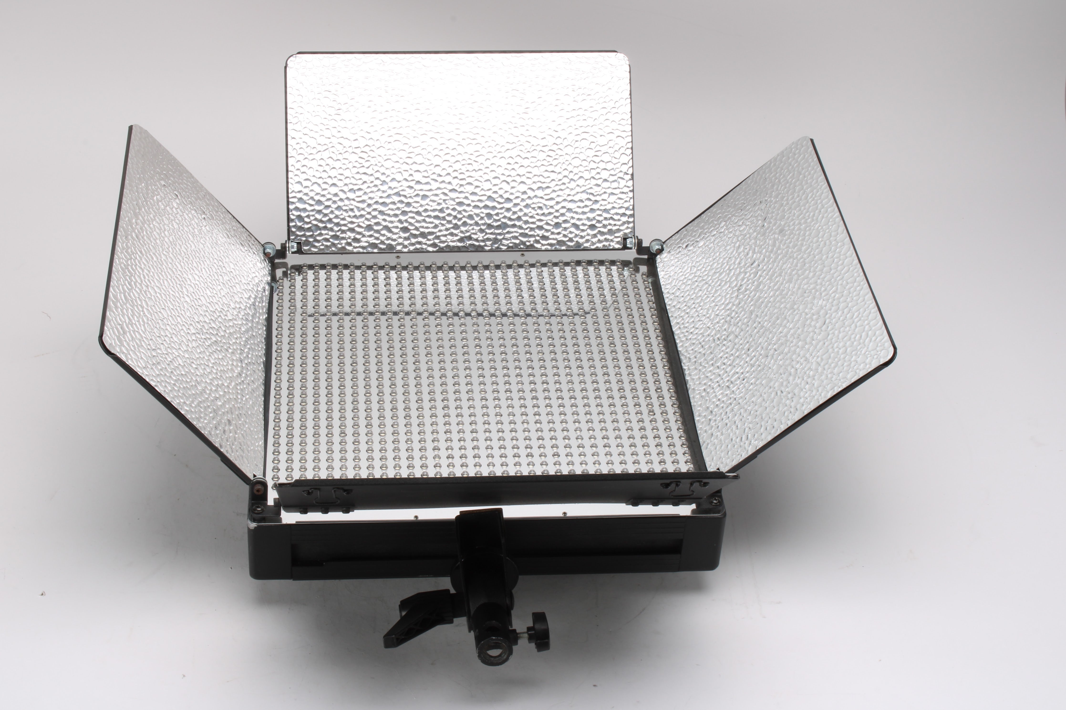 Ikan IDMX 1000 LED Studio Light With Stand Attachment – NTC Tech