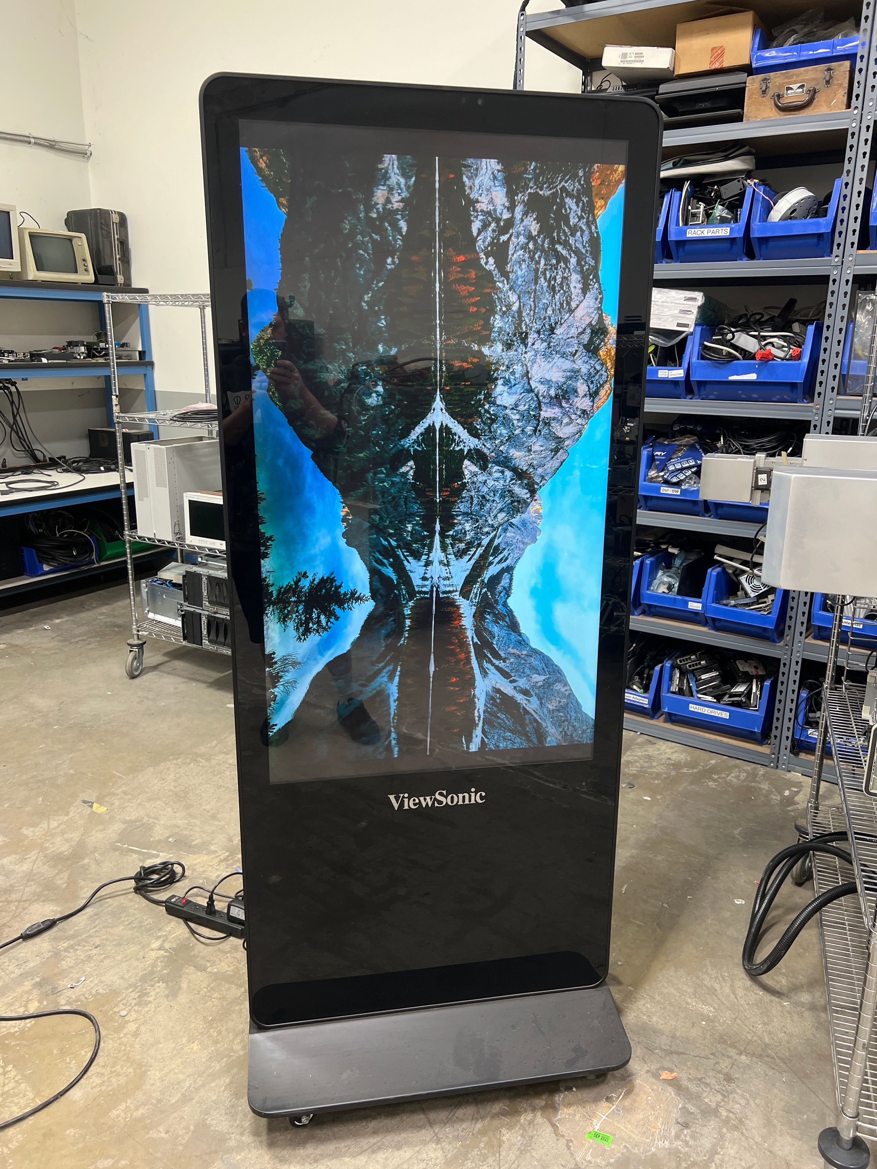 ViewSonic EP5540 55in 4K Ultra HD All-in-one Digital ePoster Kiosk VS1 – NTC Tech