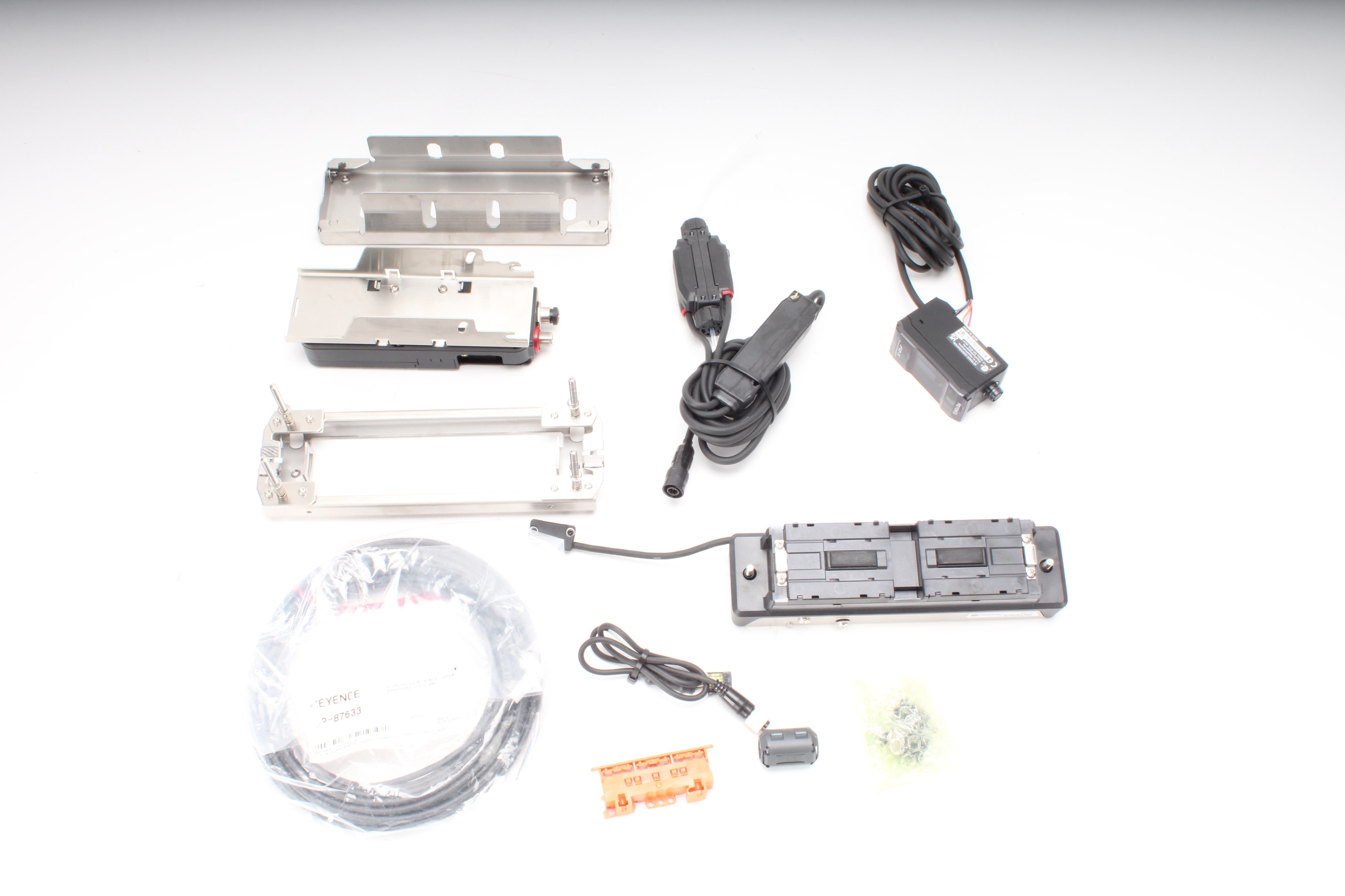 Keyence FD-G25 Clamp-On Gas Flow Meter With Accessories – NTC Tech