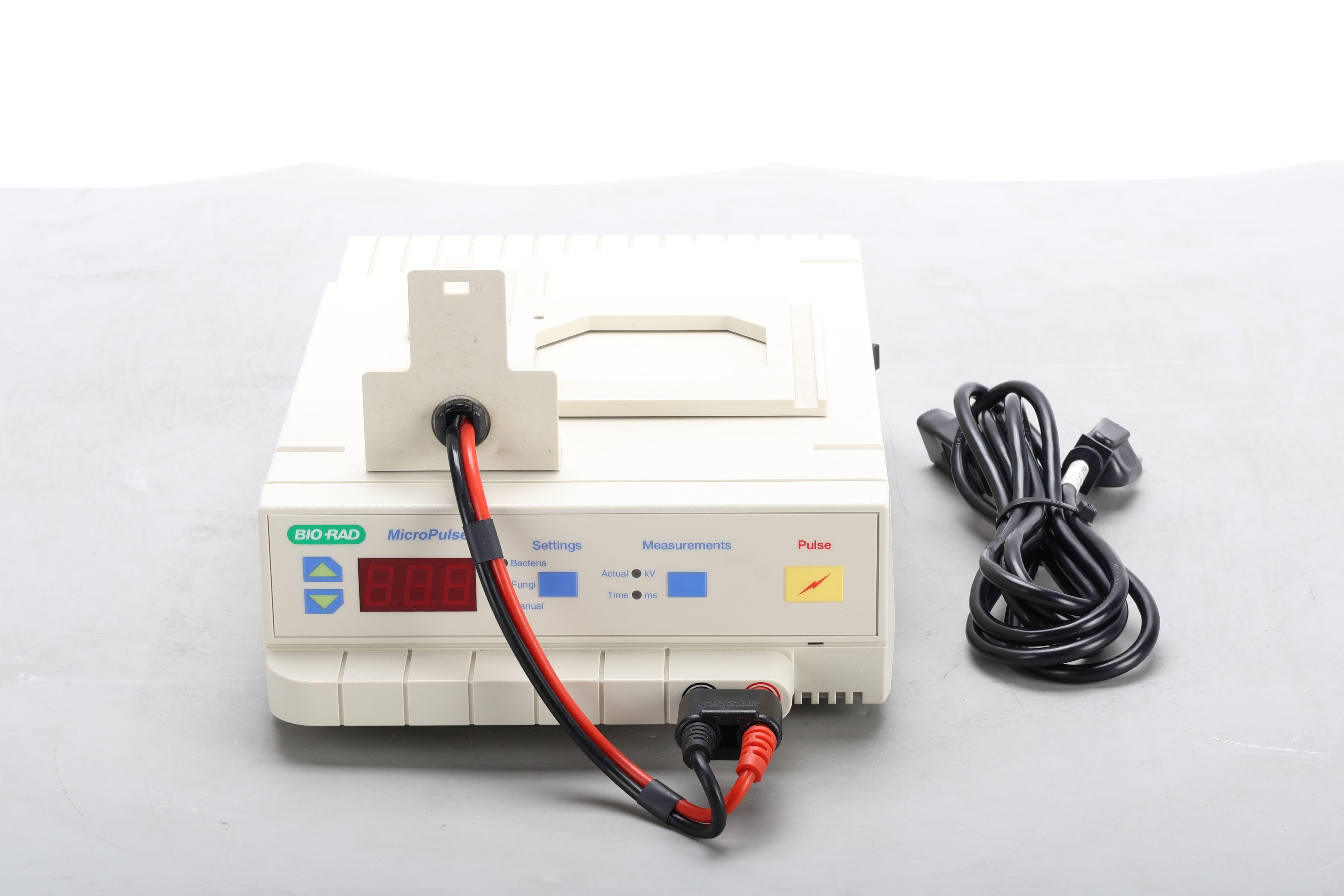 Bio-Rad Micropulser Electroporator With Probes, Apparatus, and Power C ...