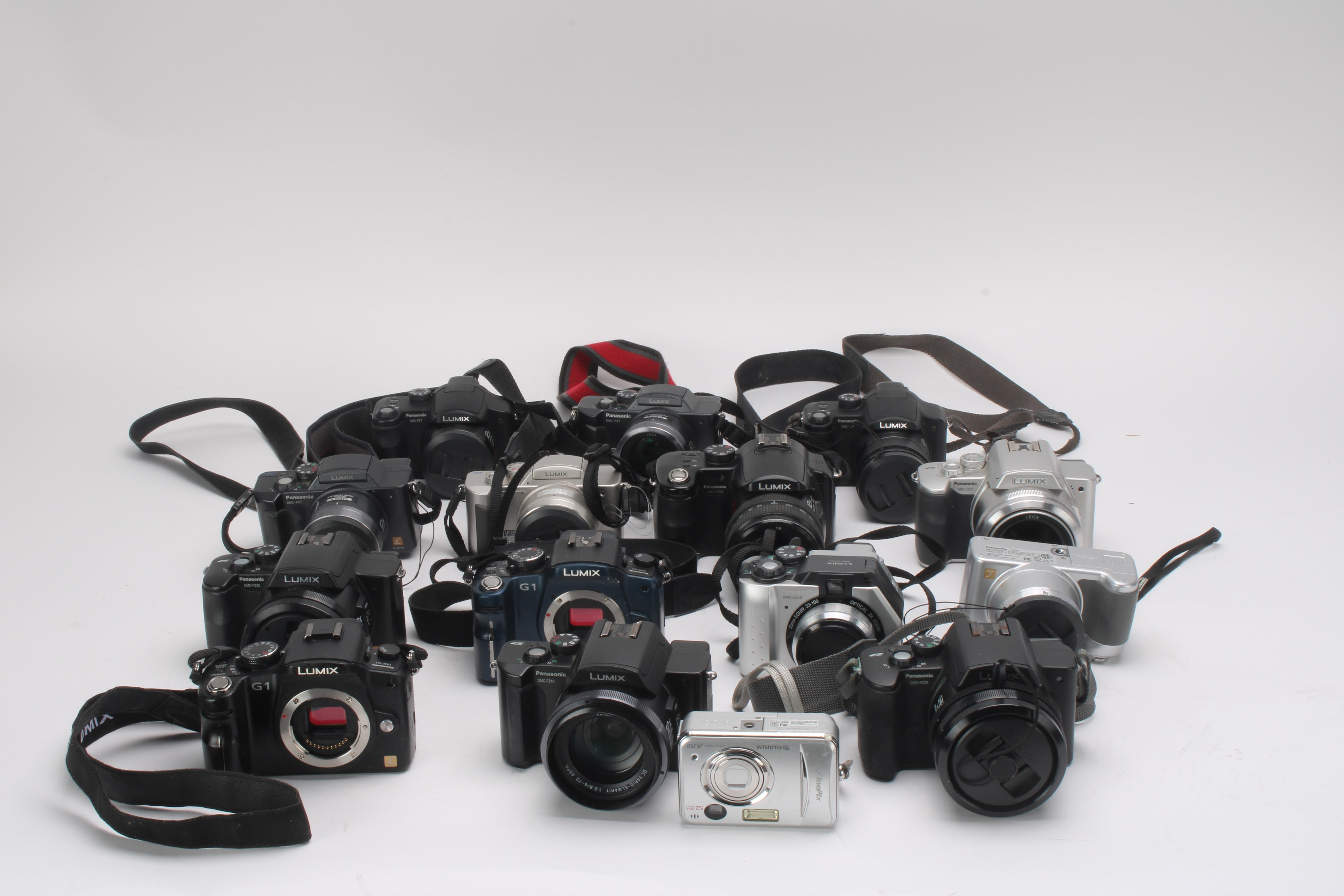 Panasonic Cameras DMC-LC40 G1 FZ1 FZ30 (Lot of 15) - AS IS – NTC Tech