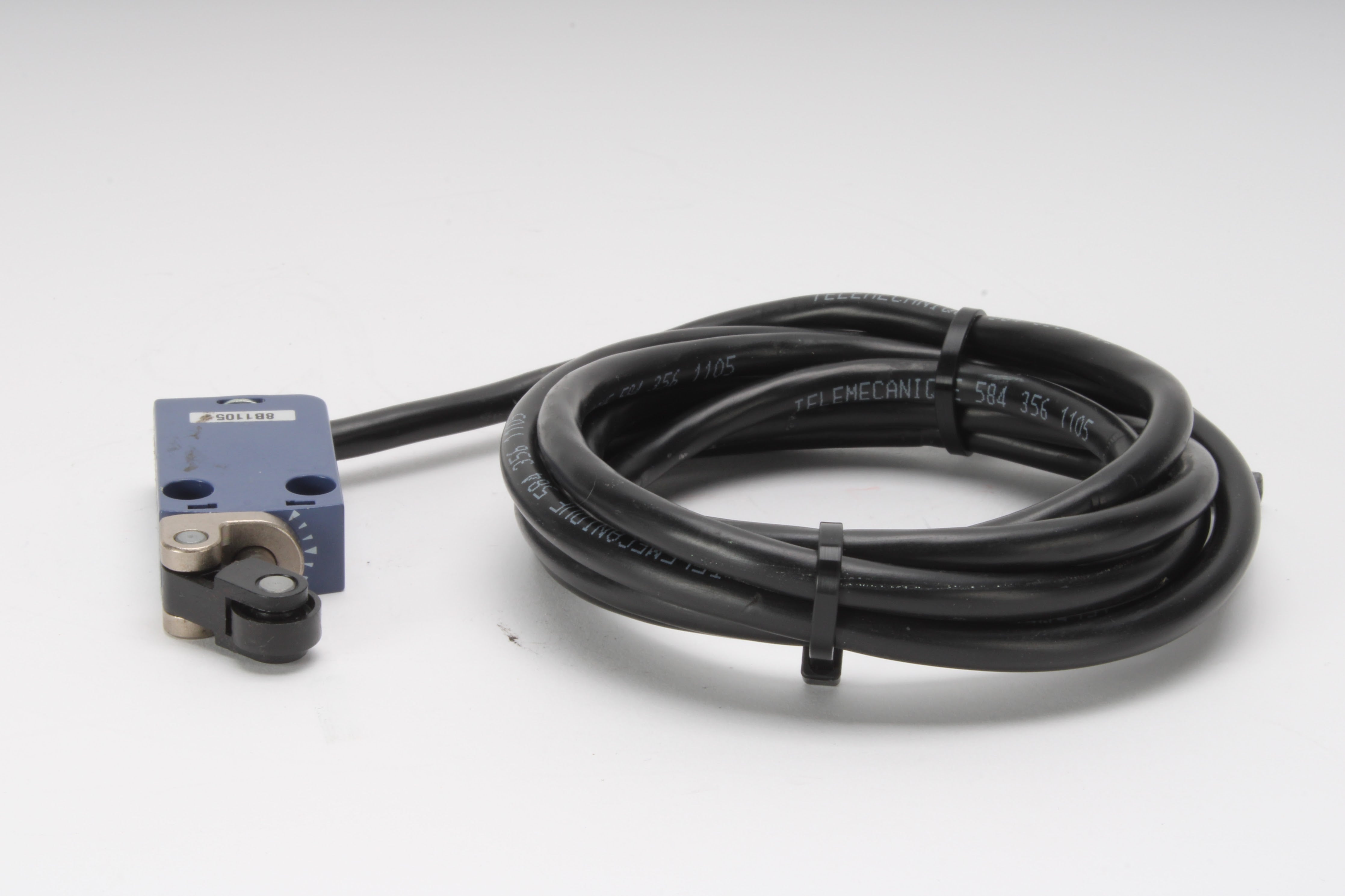 Telemecanique ZCMD21 3-1/2 Inch Long Zamak Body Limit Switch – NTC Tech