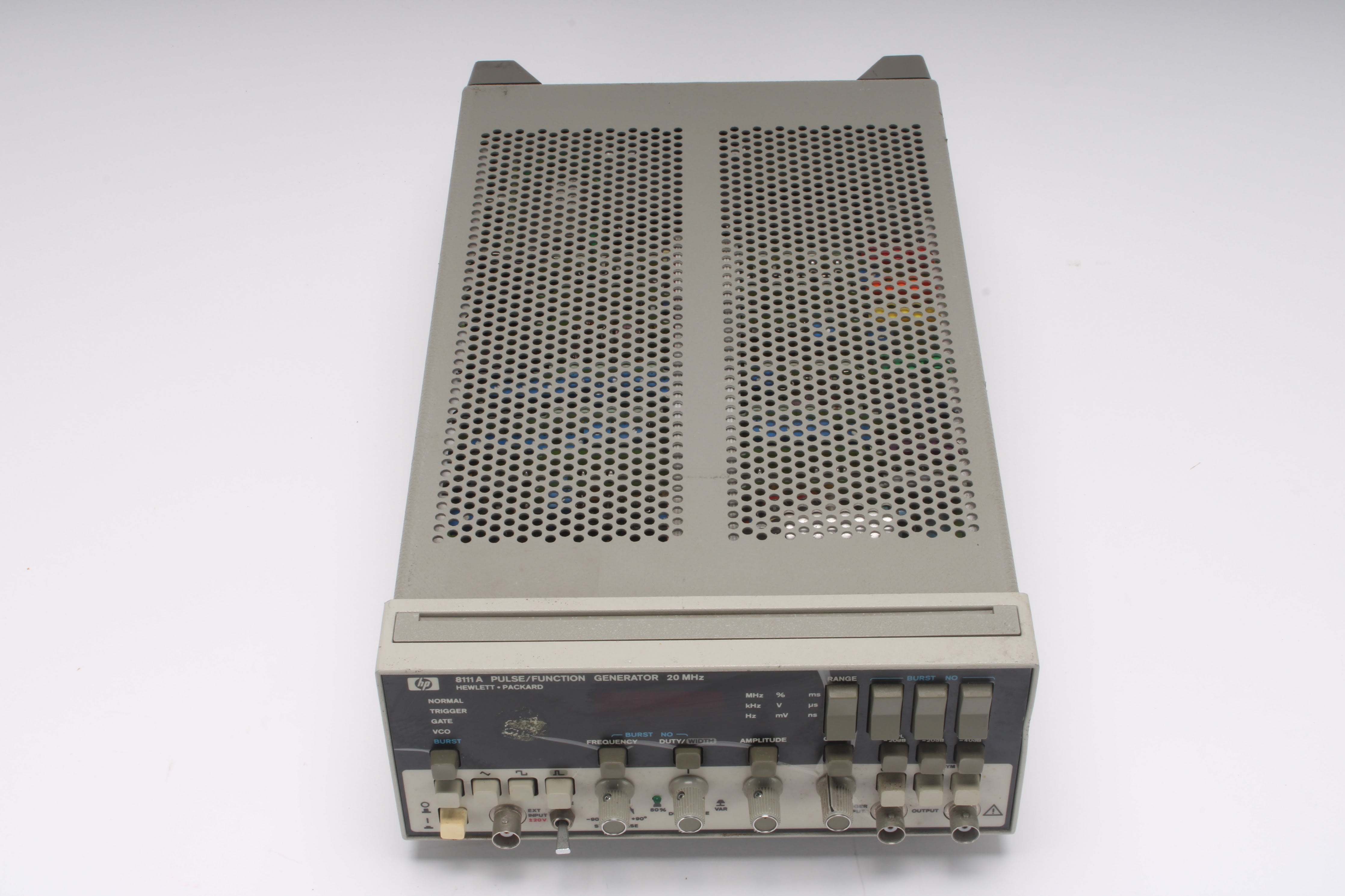 HP / Agilent / Keysight 8111A 20 MHz Pulse/Function Generator - Option ...