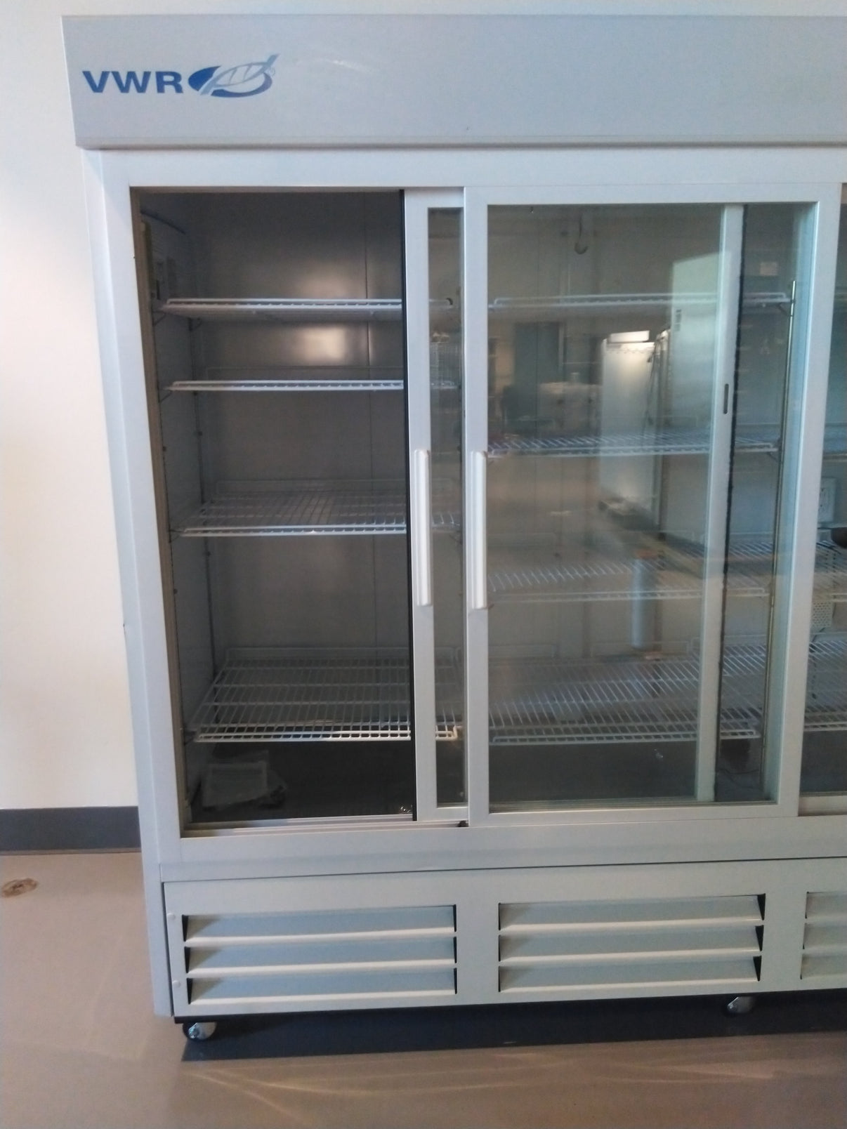 VWR VWR-HCCS-69 Triple Sliding Glass Door Chromatography Refrigerator ...