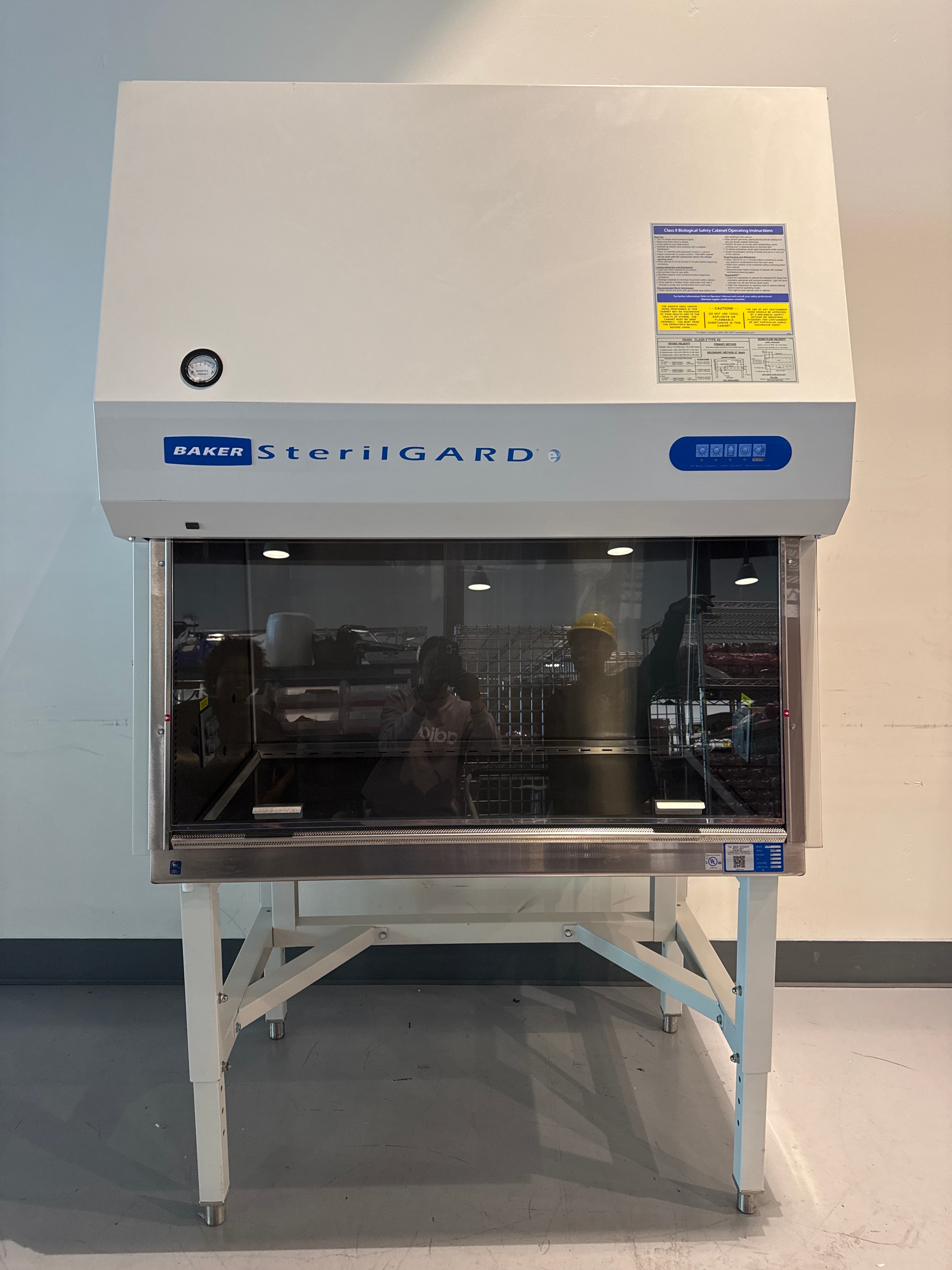 The Baker SterilGARD SG404 e3 Class II A2 4' Biological Safety Cabinet ...