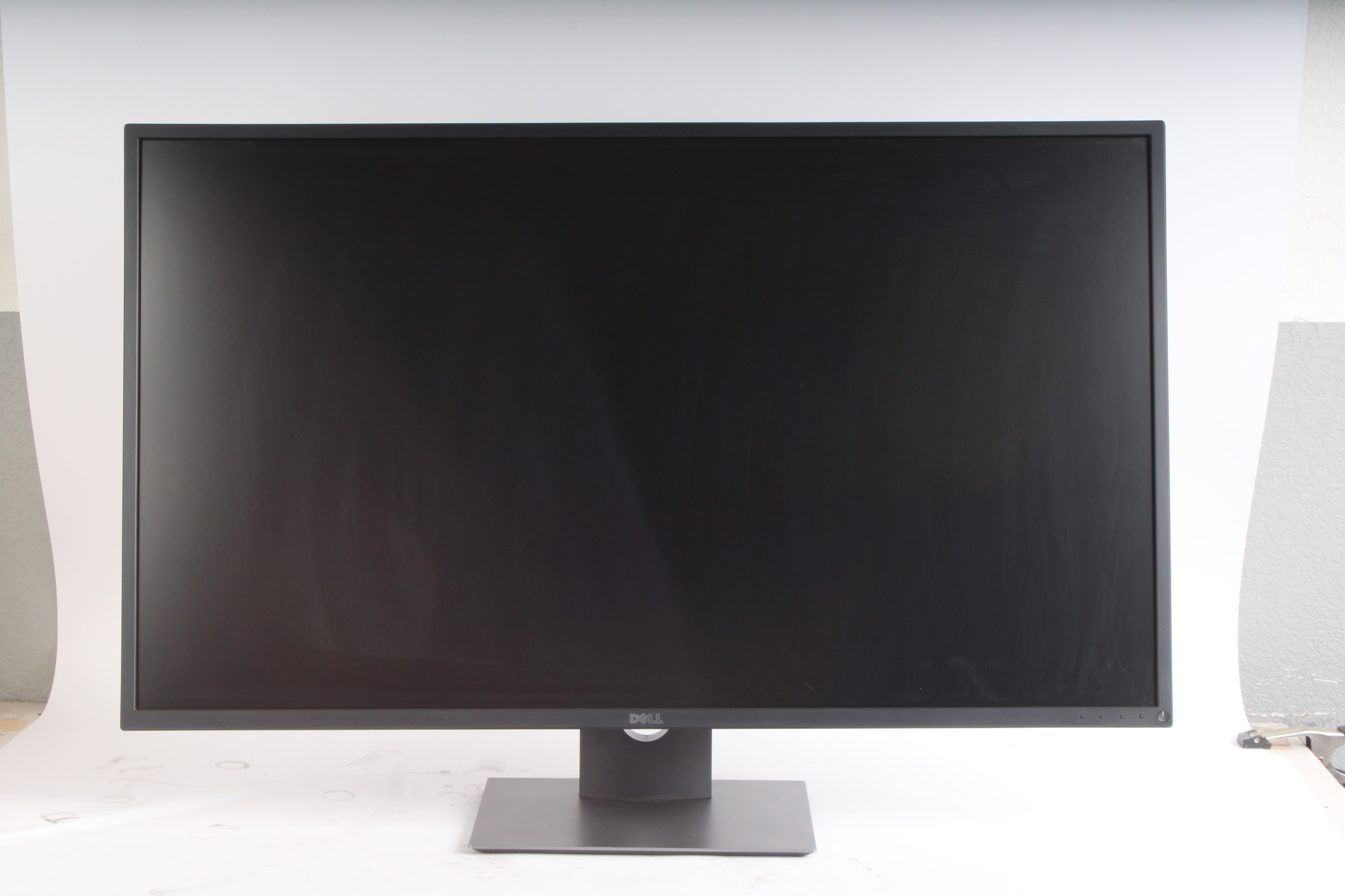 Dell P4317Q 43-inch Ultra 4K Multi-Client Flat Panel Monitor - No Powe ...