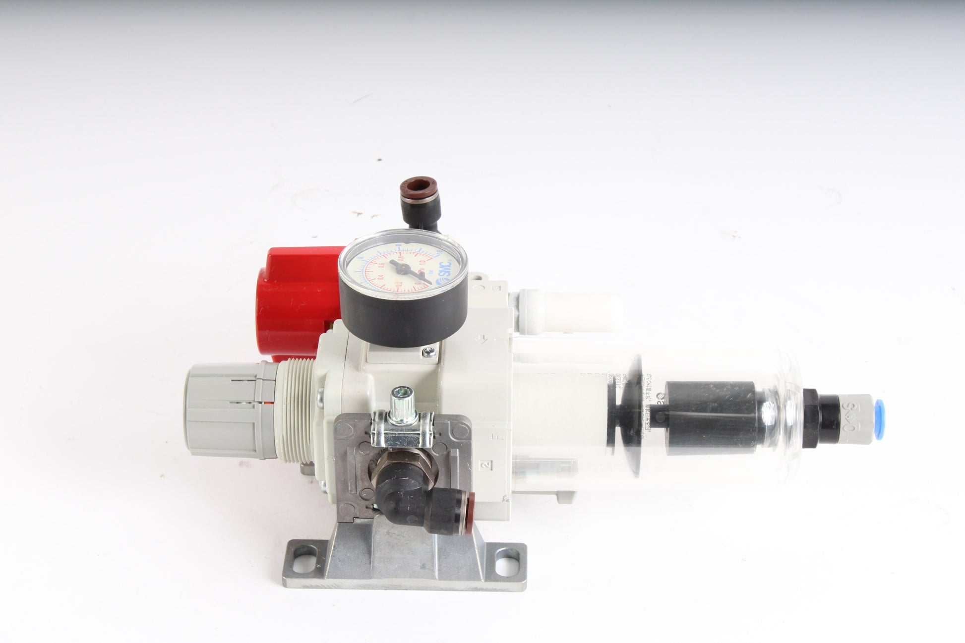 SMC AW40-F04C-B Filter Regulator + VHS40-F04B Single Action Relief Val ...