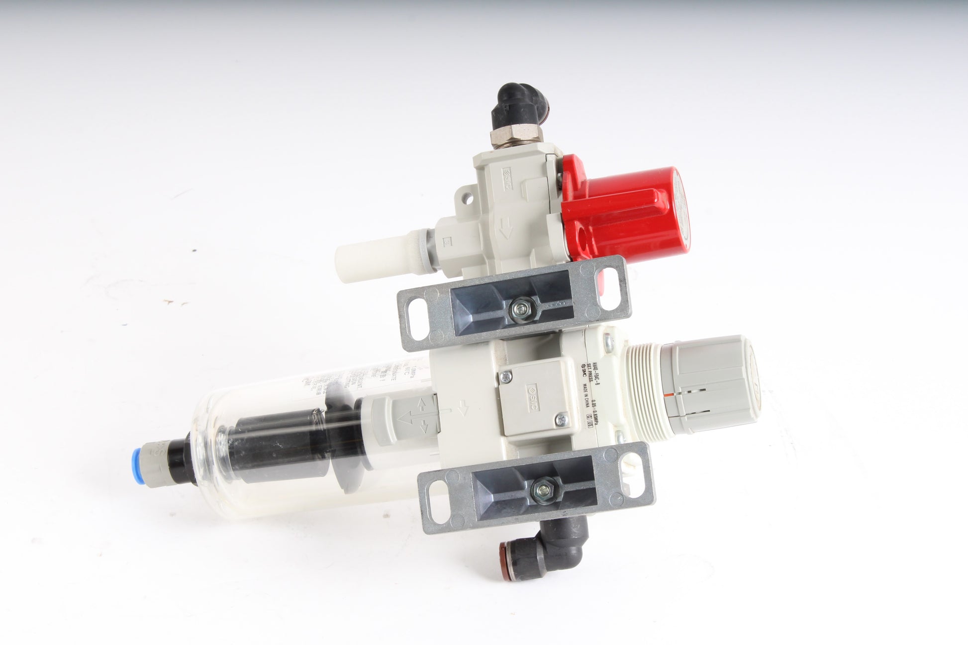 SMC AW40-F04C-B Filter Regulator + VHS40-F04B Single Action Relief Val ...