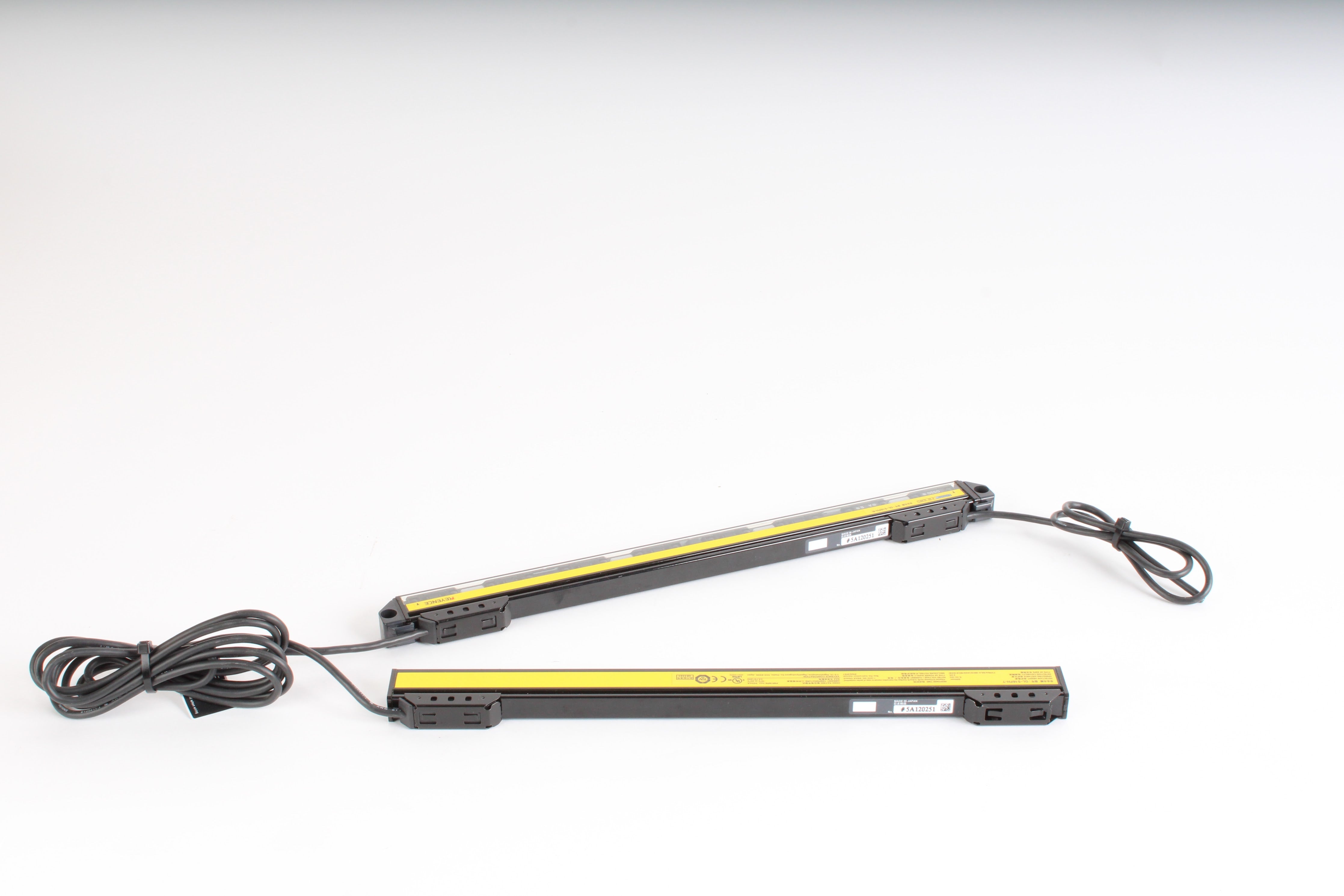 Keyence GL-S16FH-R Safety Light Curtain Transmitter and Receiver - Cut ...