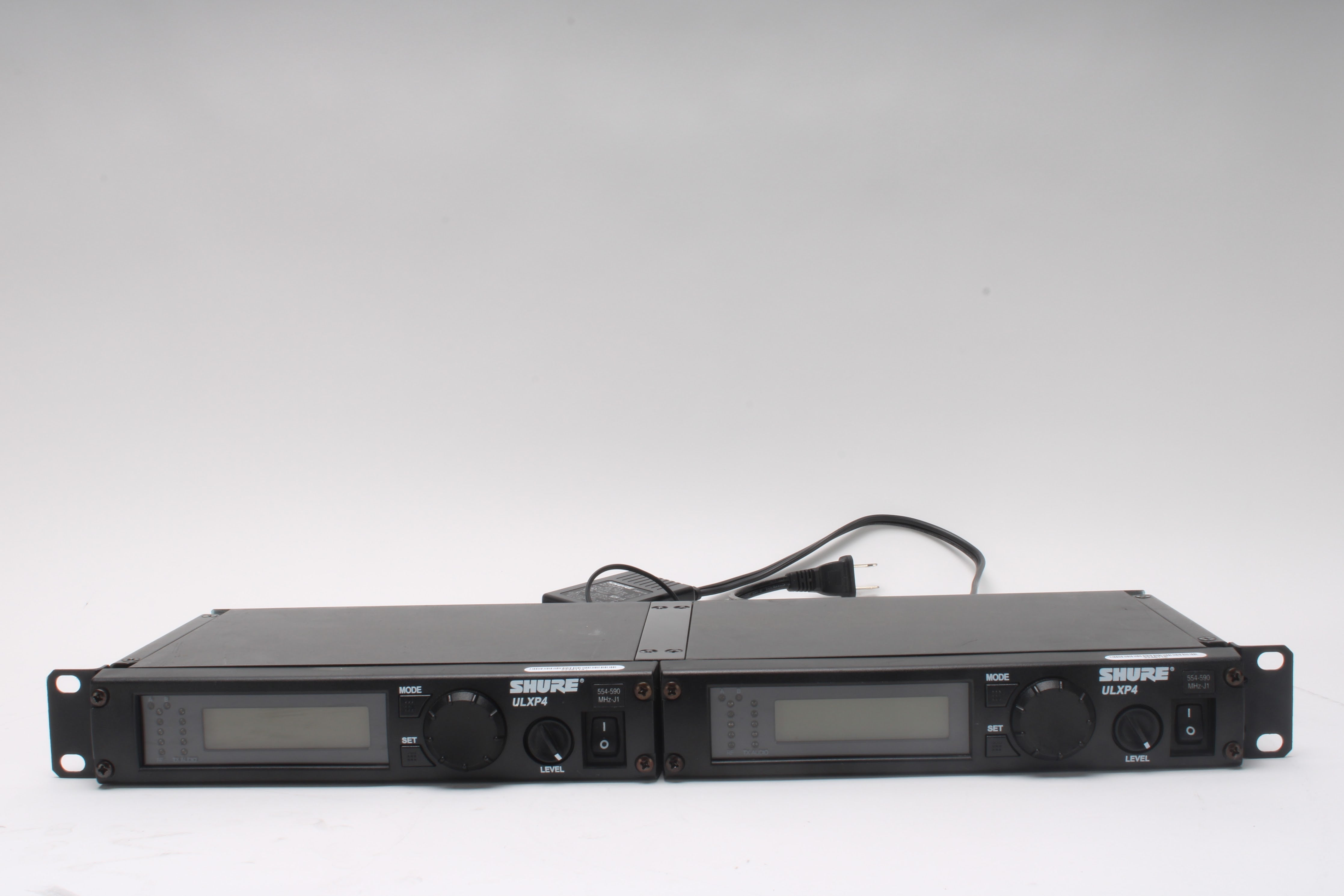 Shure ULXP4 Wireless Microphone Receiver 554-590 MHZ J1 With 1x PSU Lo ...