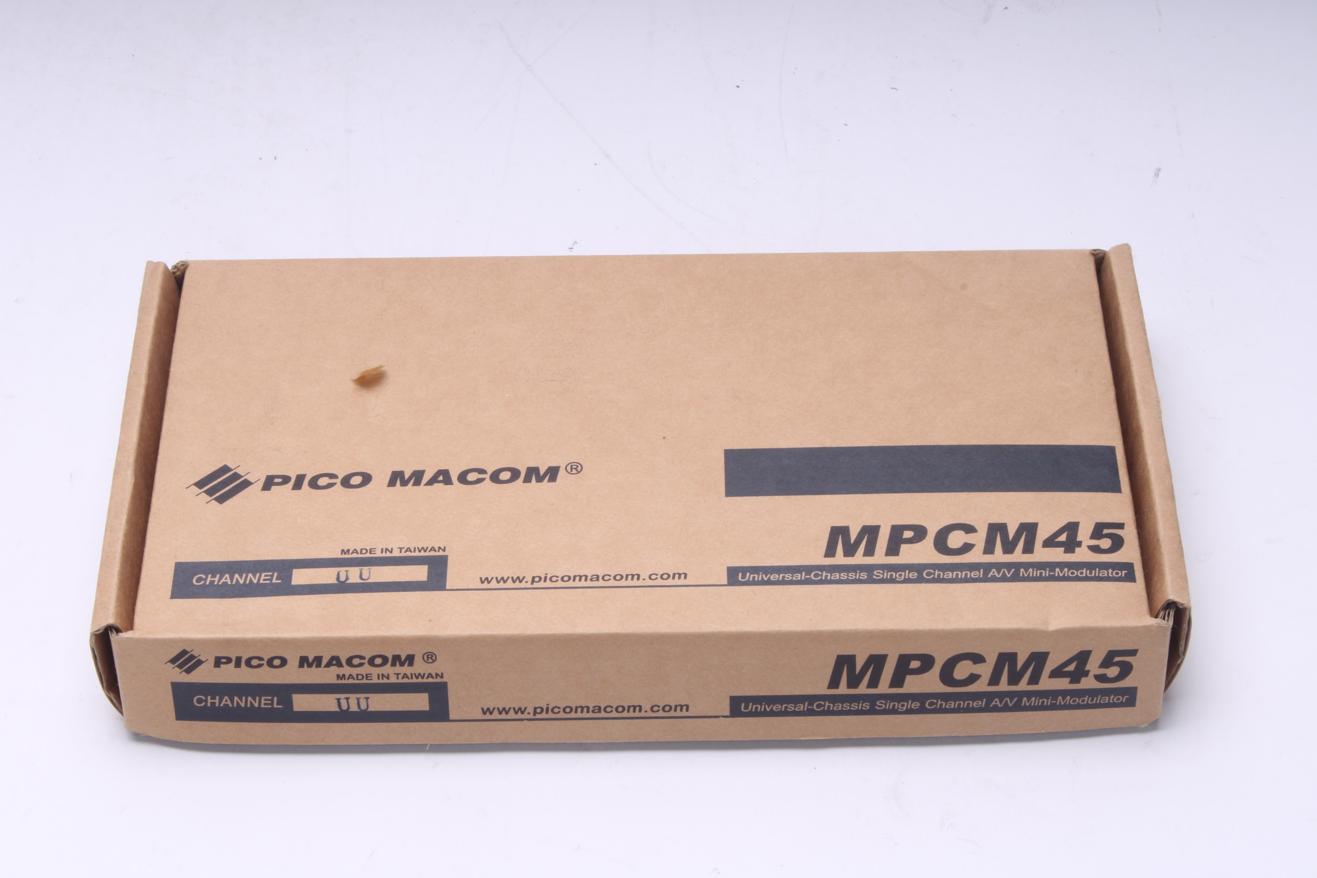 Pico Macom MPCM45-UU Universal Chassis Single A/V Mini-Modulator Chann ...