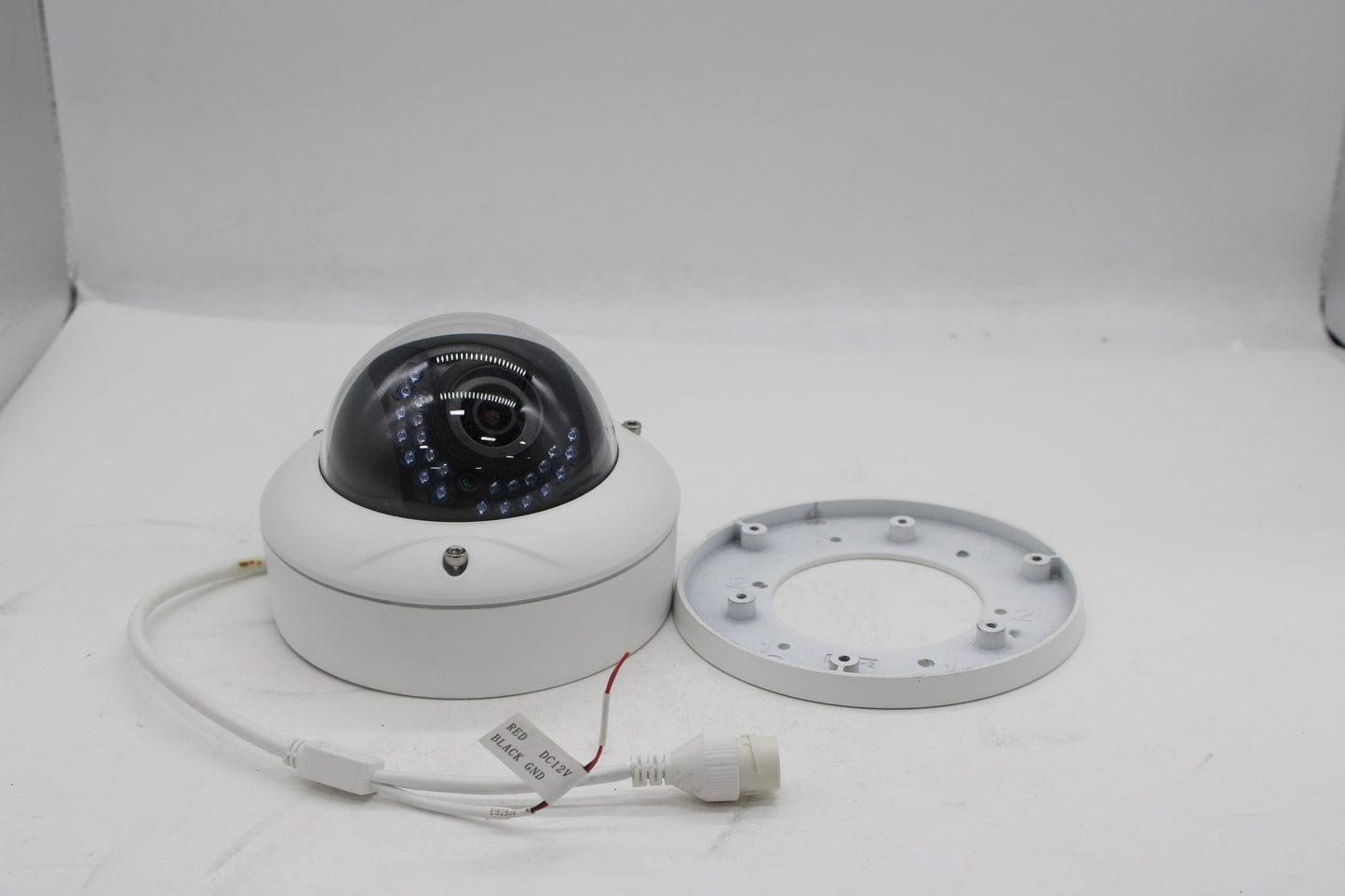 Luma Surveillance LUM-500-DOM-IP-WH (4MP/ White) 500 Series IP Outdoor ...
